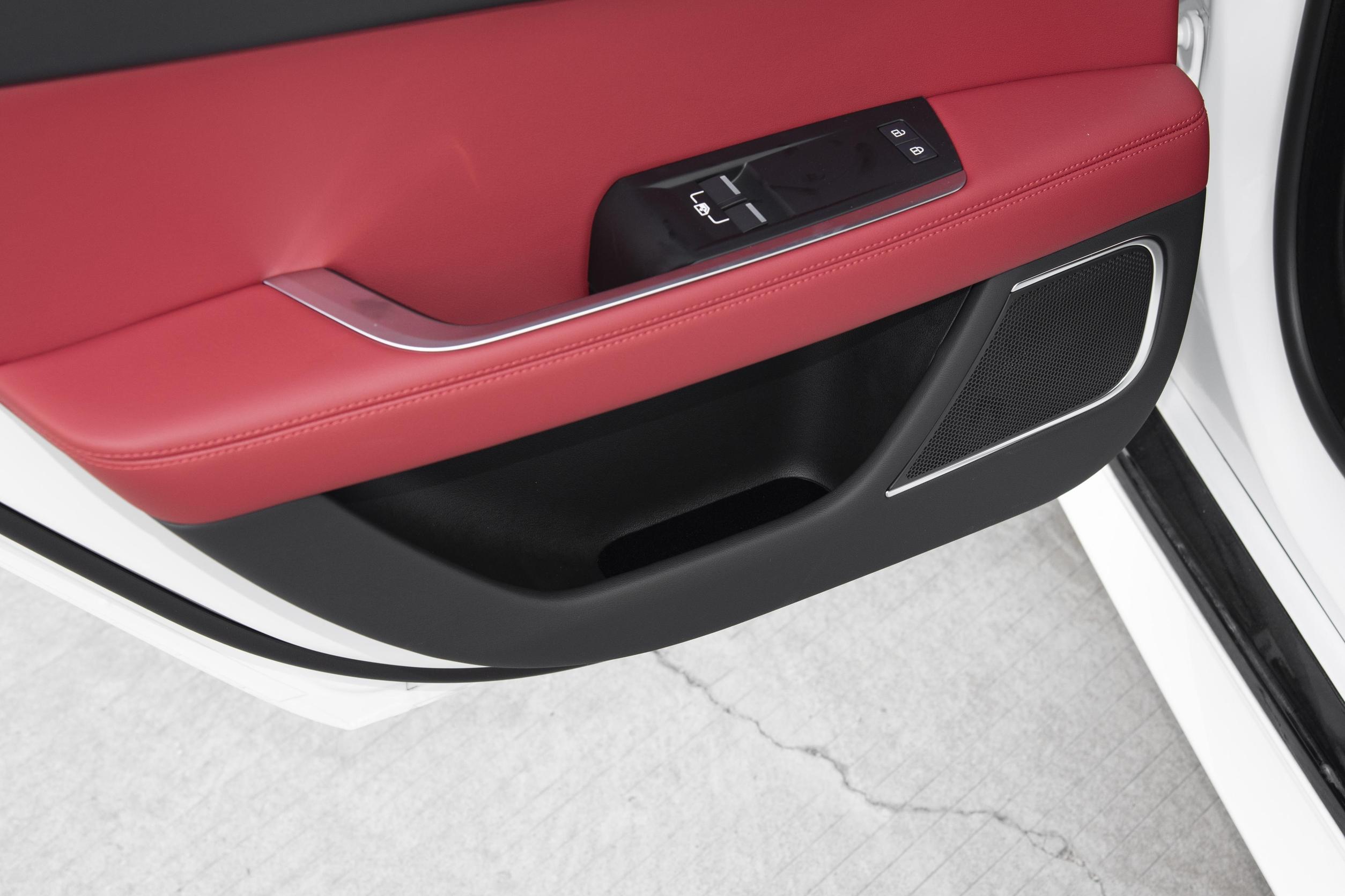 捷豹XEL 2024款 2.0T 250PS R-DYNAMIC S耀黑运动版图片_捷豹_34/57张图片_汽车空间图库_懂车帝