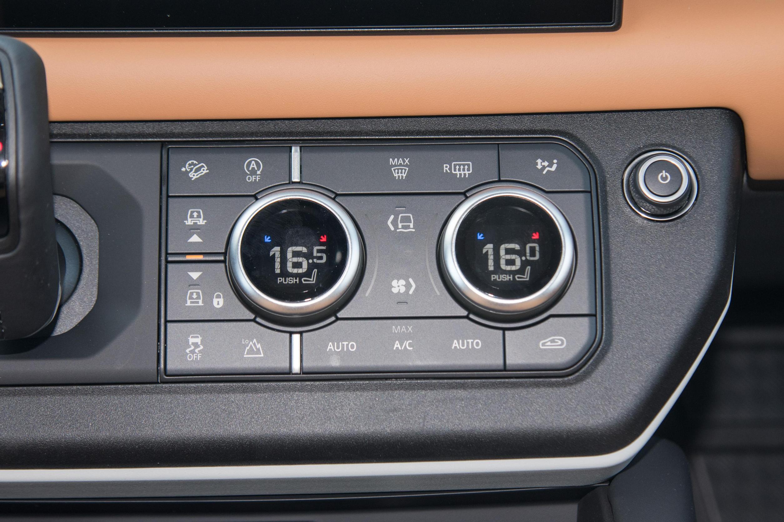 卫士 2024款 90 3.0T P400 HSE图片_路虎_8/35张图片_汽车内饰图库_懂车帝