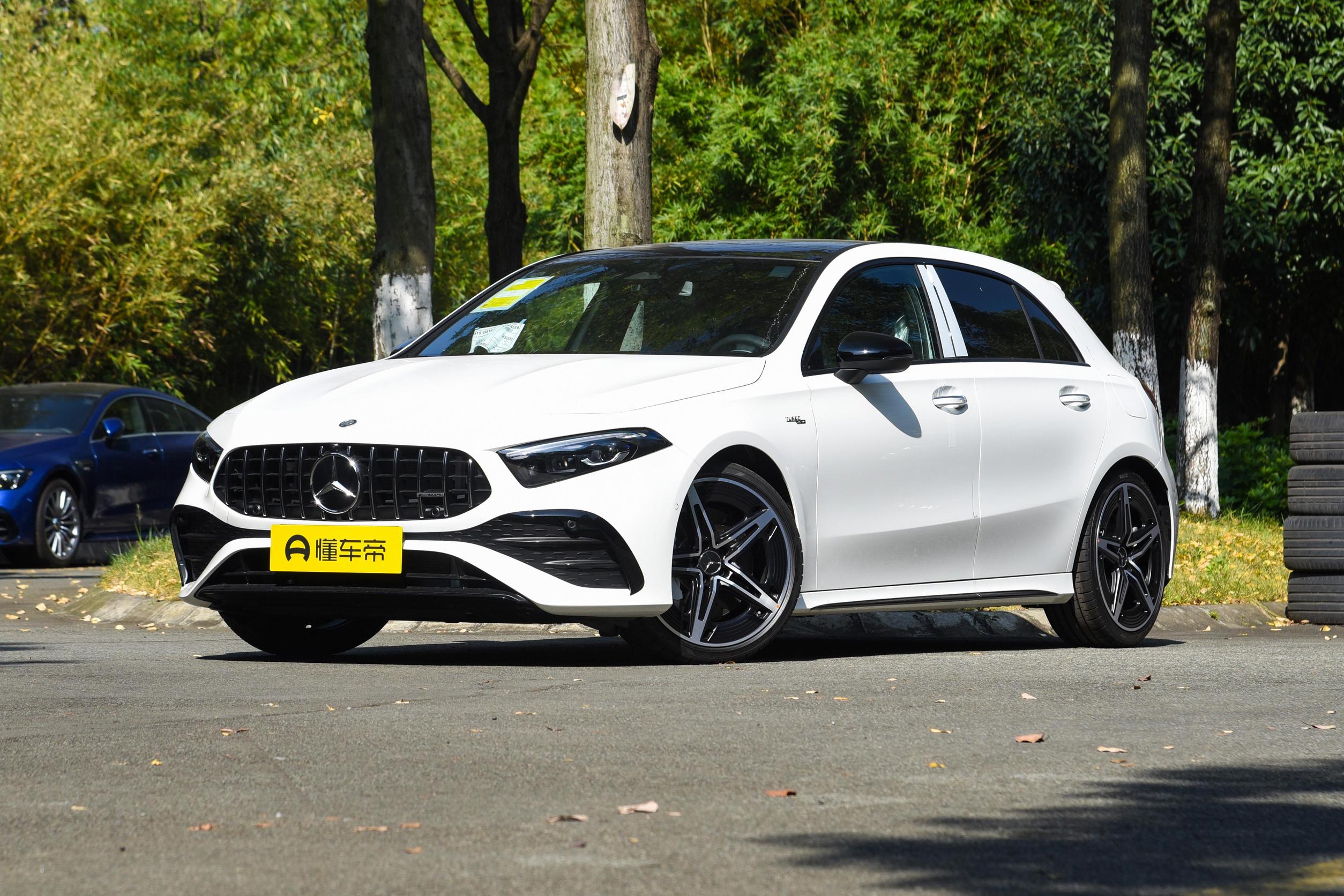 奔驰A级AMG(进口) 2024款 AMG A 35 4MATIC图片_奔驰_9/173张图片_汽车外观图库_懂车帝
