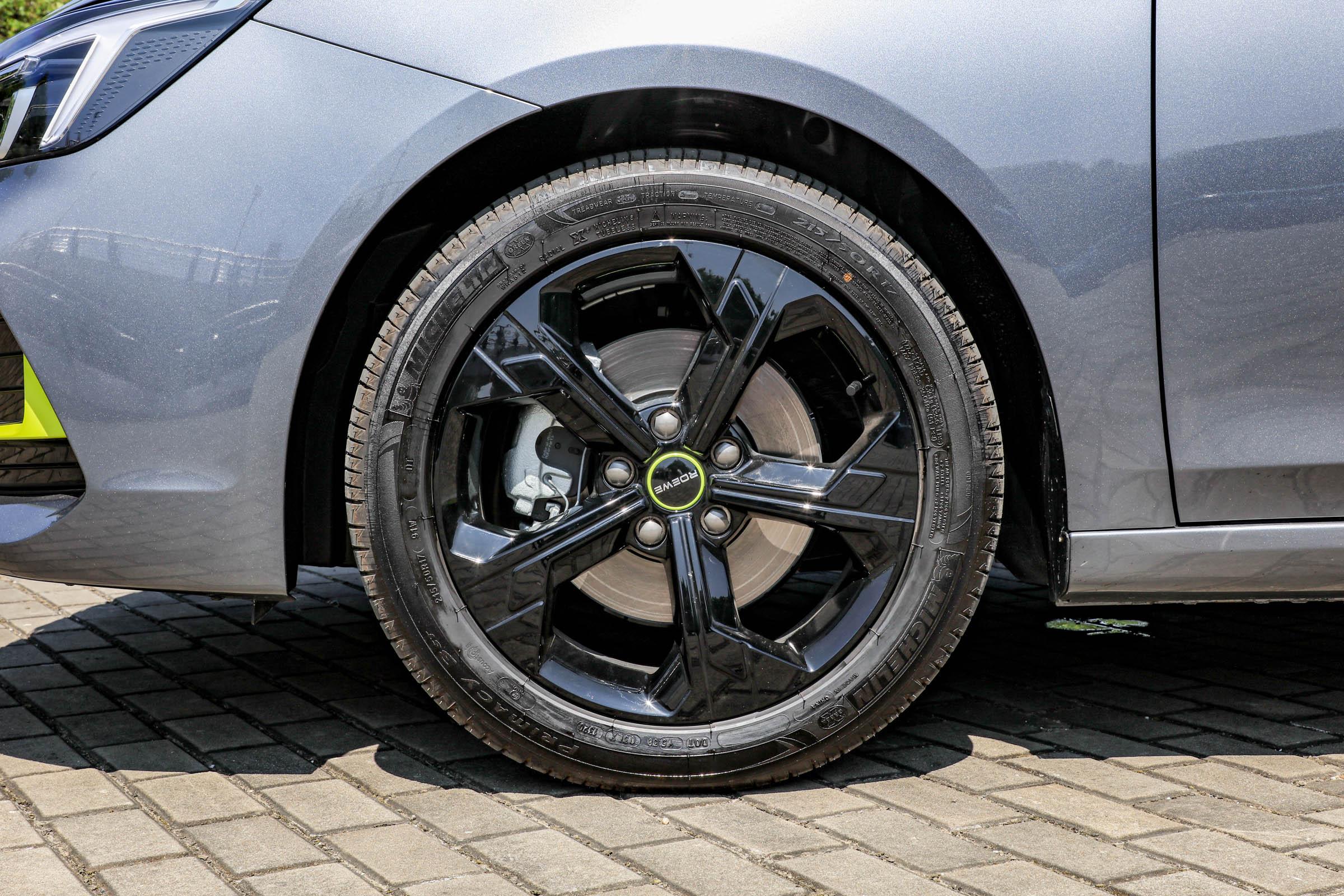 荣威i6 MAX 2020款 300TGI 自动爽酷天幕智驾Supreme版图片_荣威_3/144张图片_汽车外观图库_懂车帝