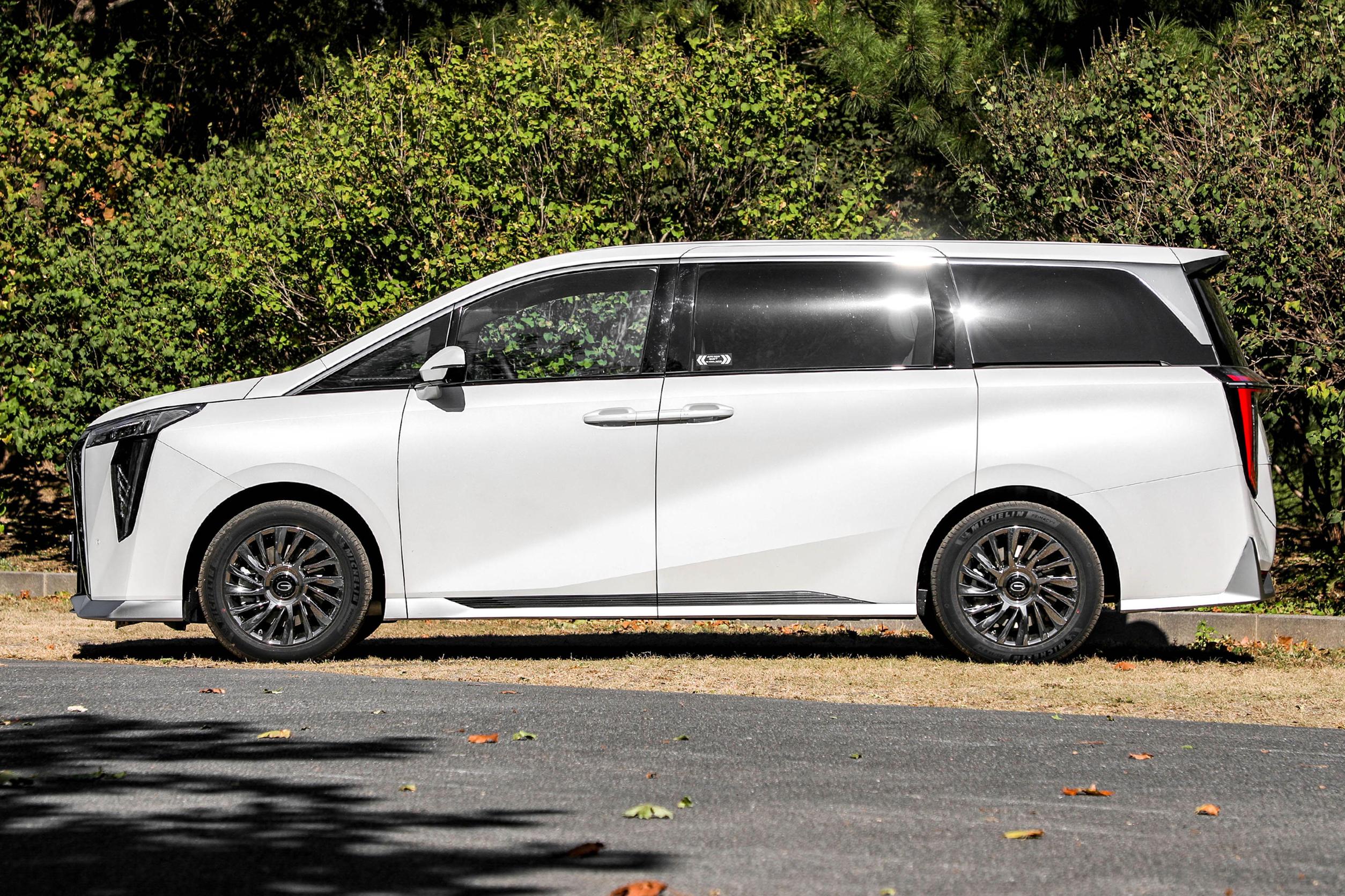 传祺M8 2023款 宗师系列 2.0TM 混动 旗舰版图片_广汽传祺_4/50张图片_汽车外观图库_懂车帝