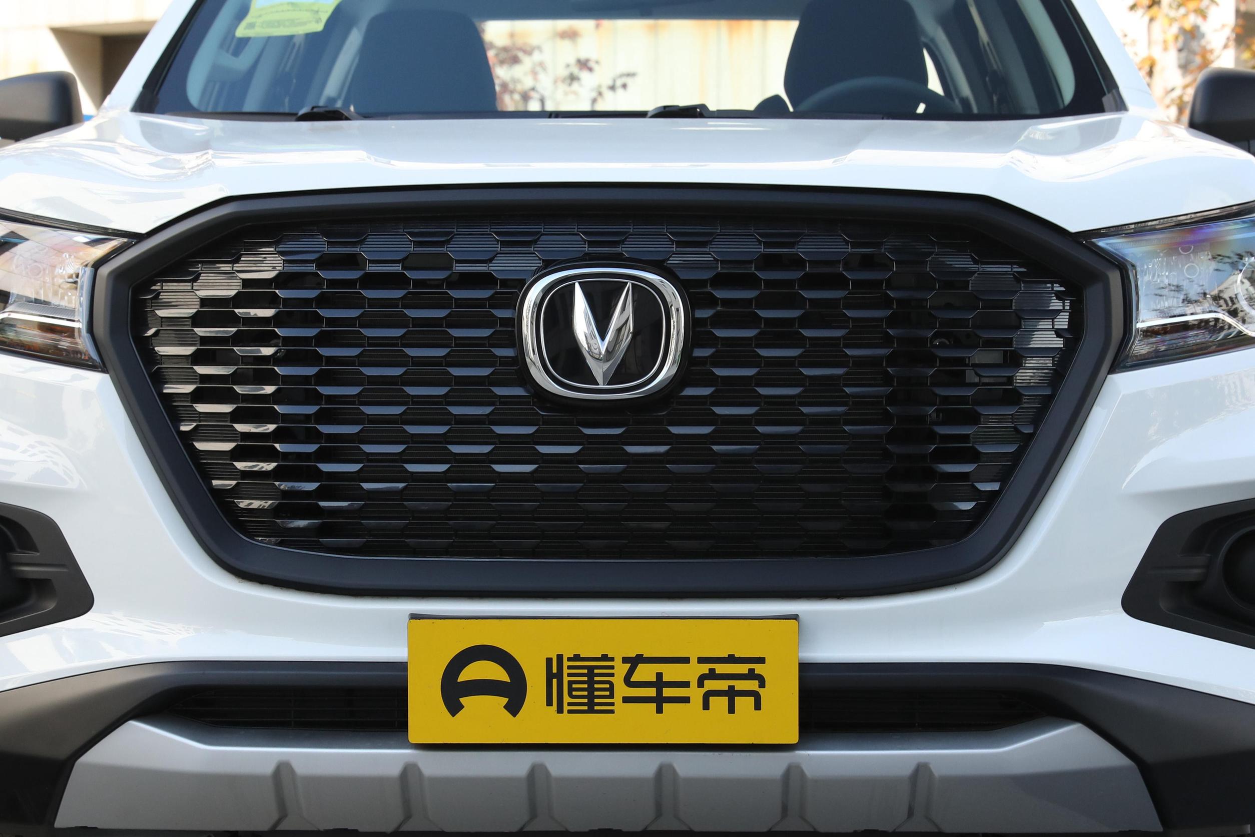 长安F70 2023款 F70蓝鲸版 2.0T汽油自动两驱长箱创富型图片_长安_3/120张图片_汽车外观图库_懂车帝