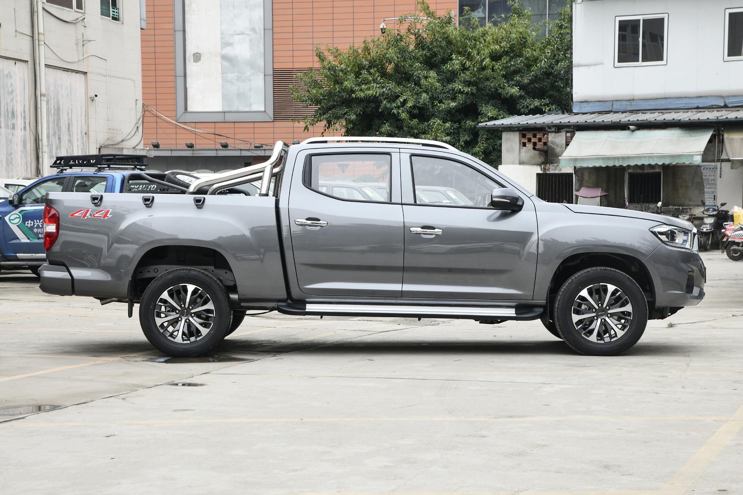 上汽大通MAXUS T70 2021款 2.0T柴油手动四驱精英版长箱高底盘图片_上汽大通MAXUS_1/61张图片_汽车外观图库_懂车帝