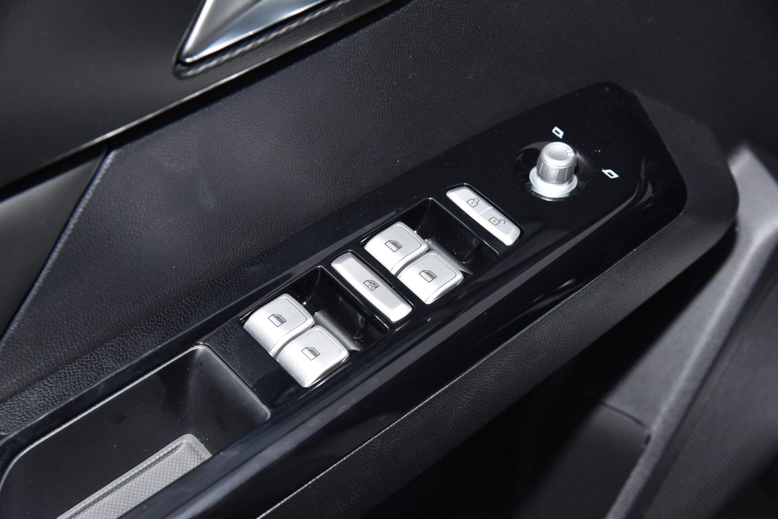 小鹏G3 2022款 G3i 460N+图片_小鹏汽车_12/55张图片_汽车空间图库_懂车帝