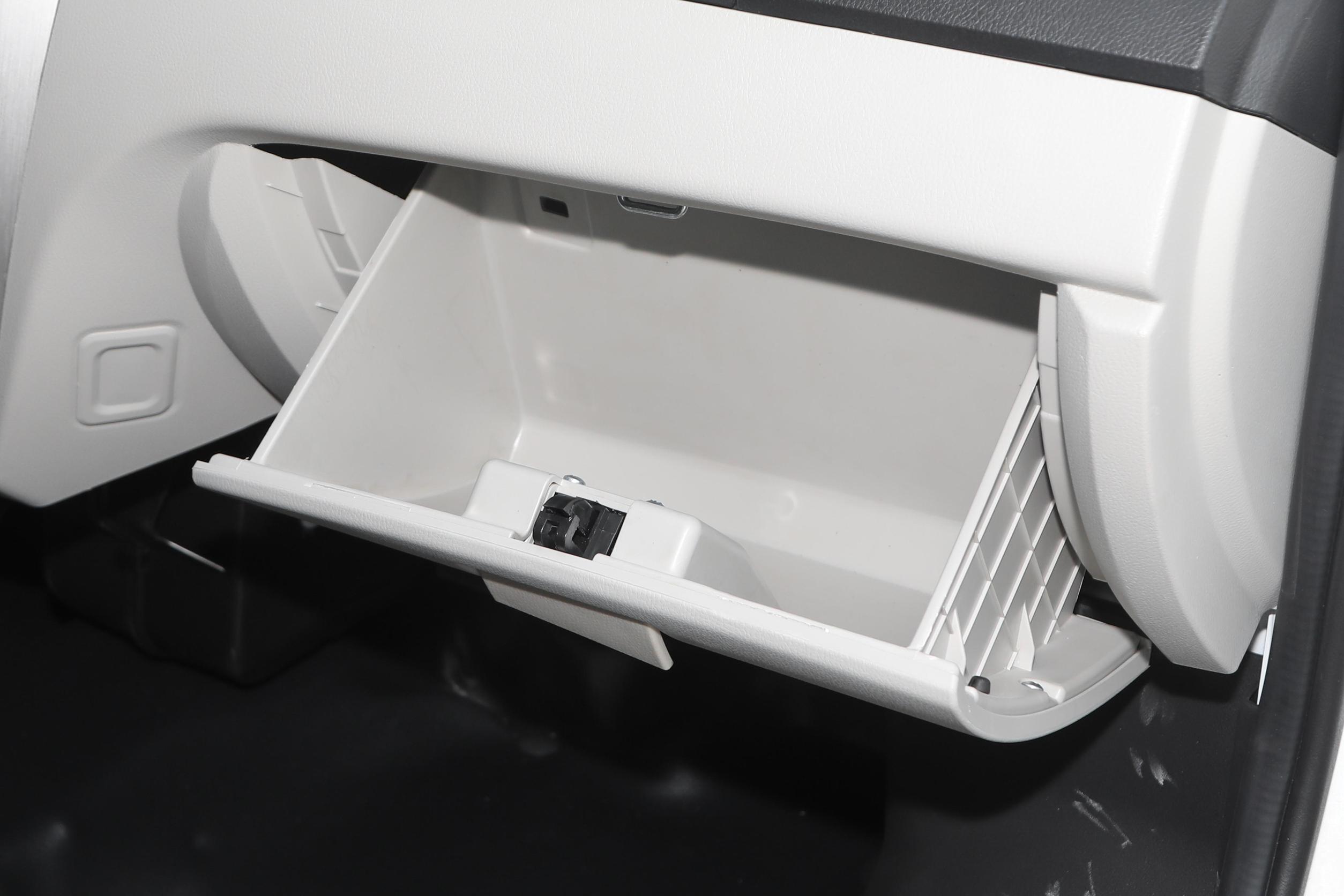 瑞驰EC35 2022款 EC35 II 标准版38.64kWh图片_瑞驰_2/29张图片_汽车内饰图库_懂车帝