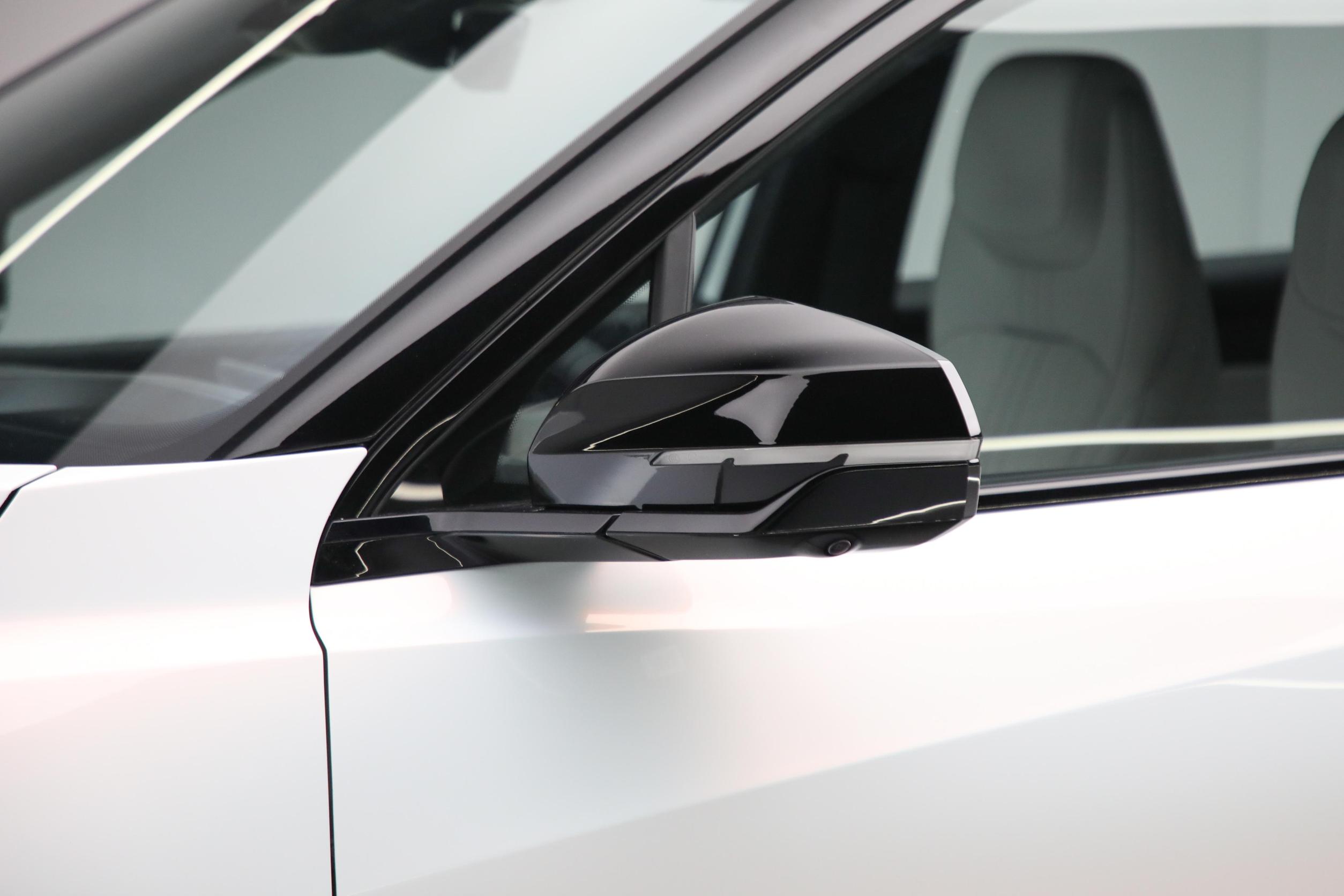 银河L7 2023款 1.5T DHT 115km 星舰图片_吉利银河_1/267张图片_汽车外观图库_懂车帝