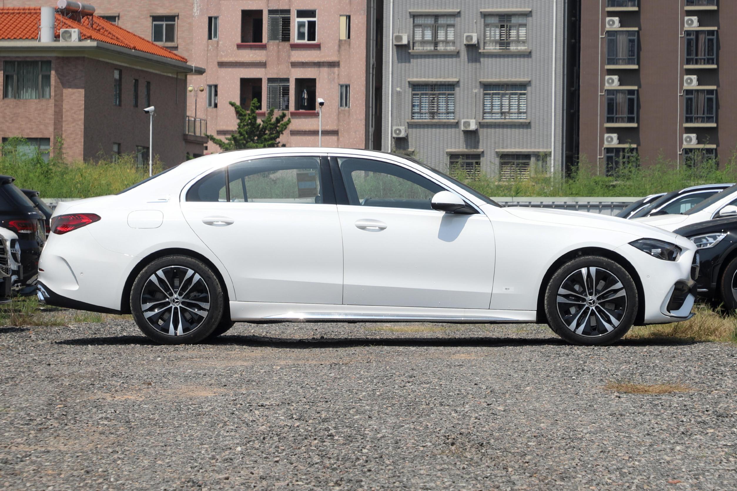 奔驰C级PHEV 2022款 C 350 eL图片_奔驰_2/171张图片_汽车外观图库_懂车帝