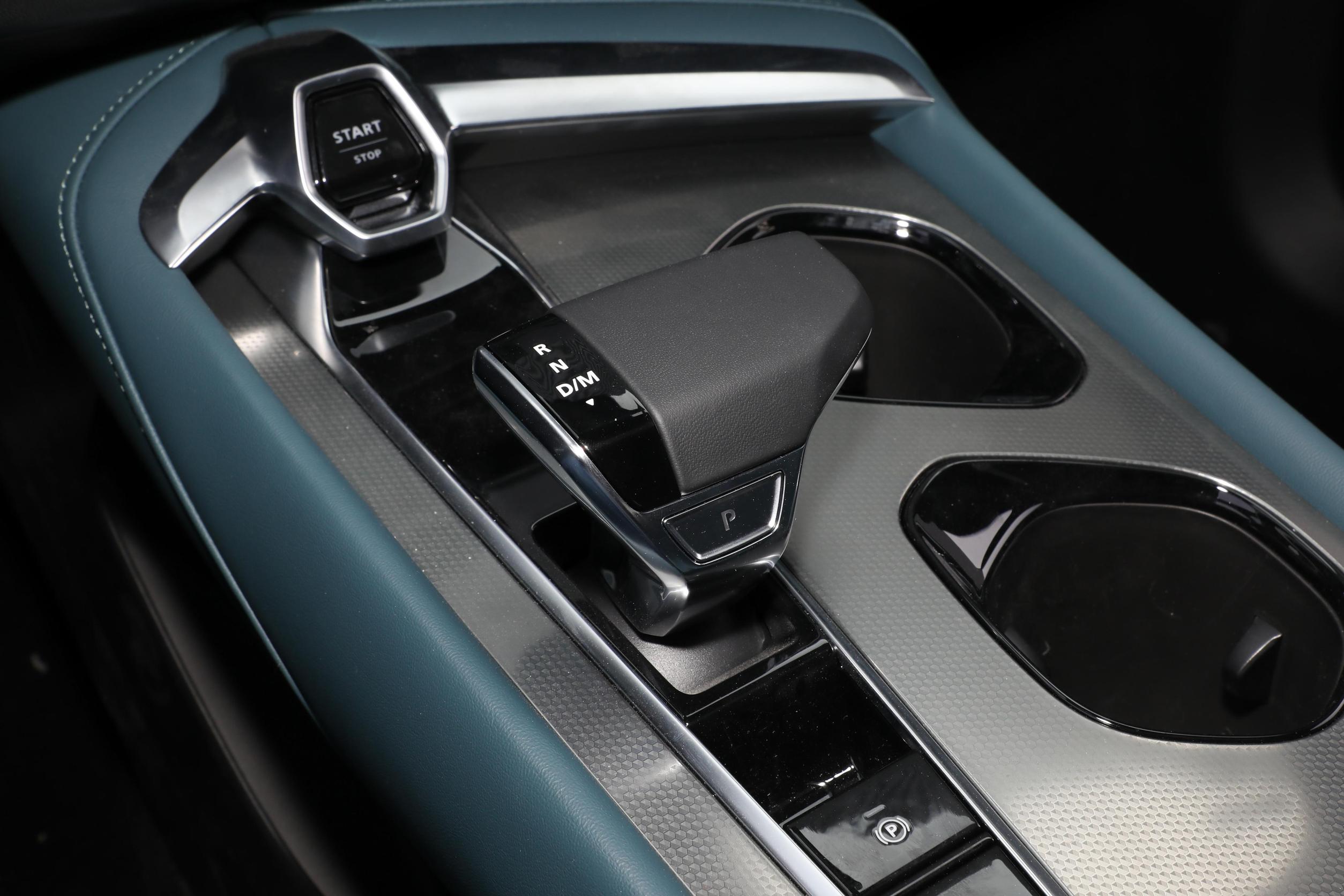 MG7 2023款 2.0T 猎美尊享版图片_名爵_1/34张图片_汽车内饰图库_懂车帝