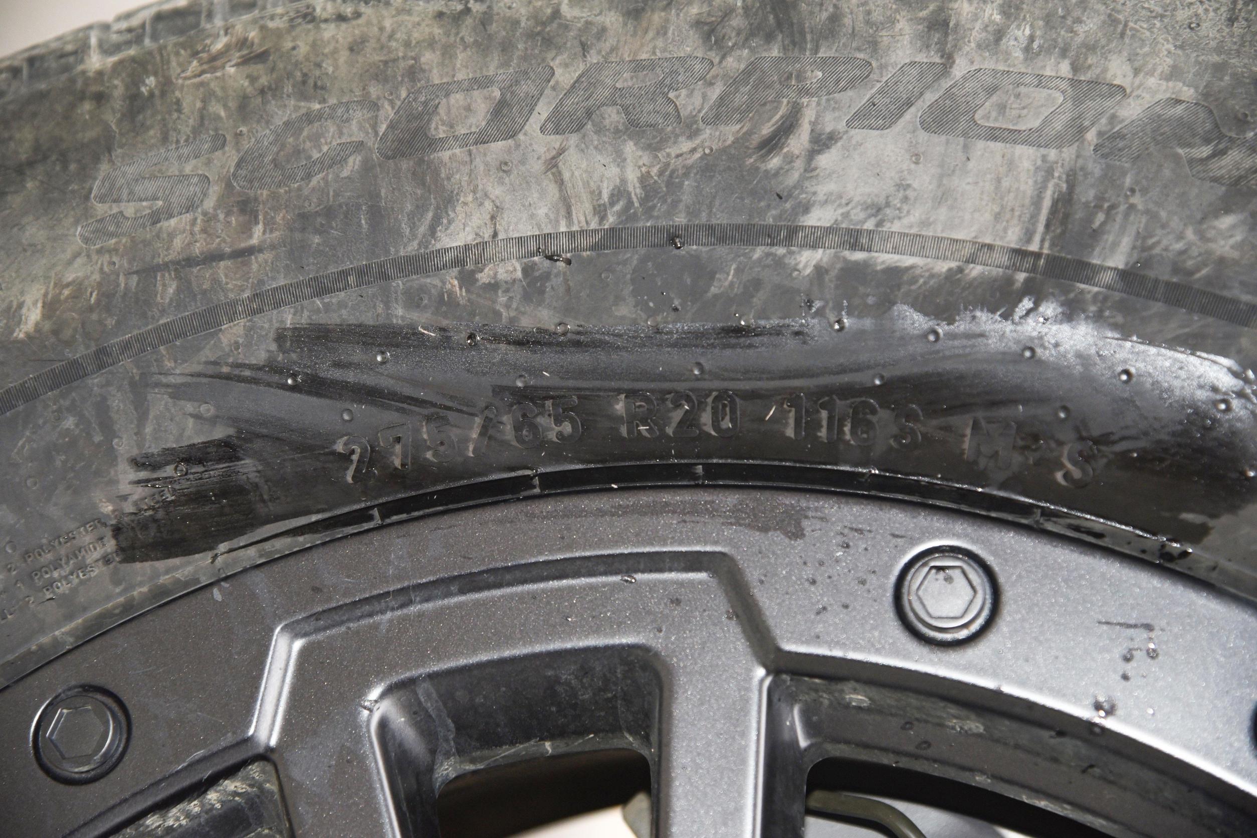 猛士917 2023款 增程版图片_猛士_1/87张图片_汽车外观图库_懂车帝