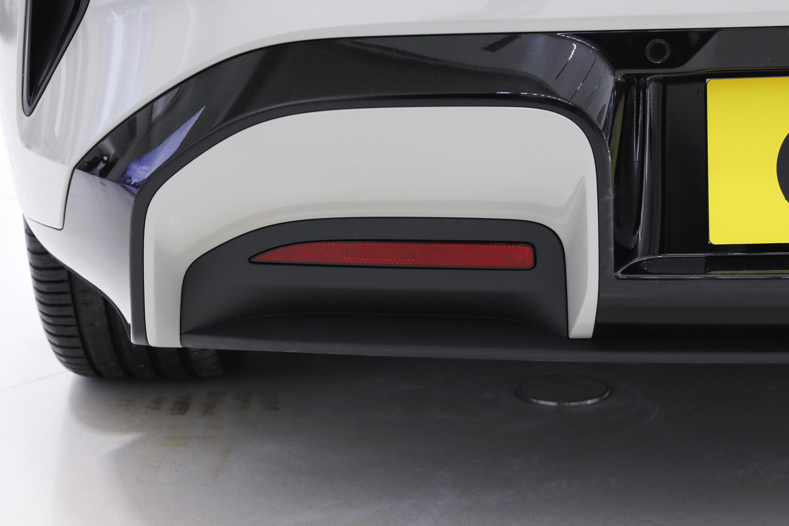 小米SU7壁纸_小米SU7_小米SU7外观图片_3/788张图片_小米SU7雅灰/整车外观图片_懂车帝