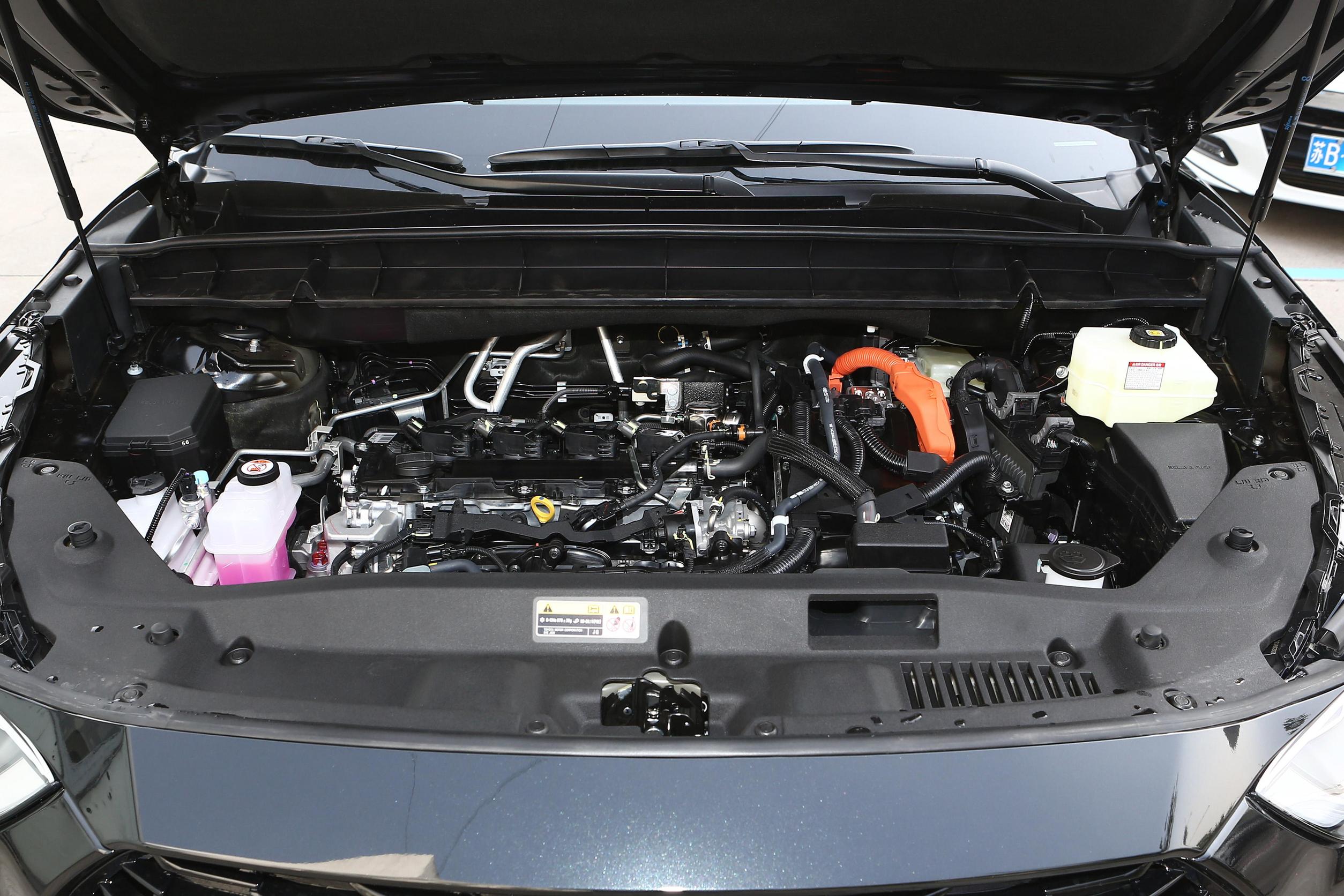 皇冠陆放 2023款 智能电混双擎 2.5L E-CVT四驱尊贵版图片_丰田_3/102张图片_汽车外观图库_懂车帝