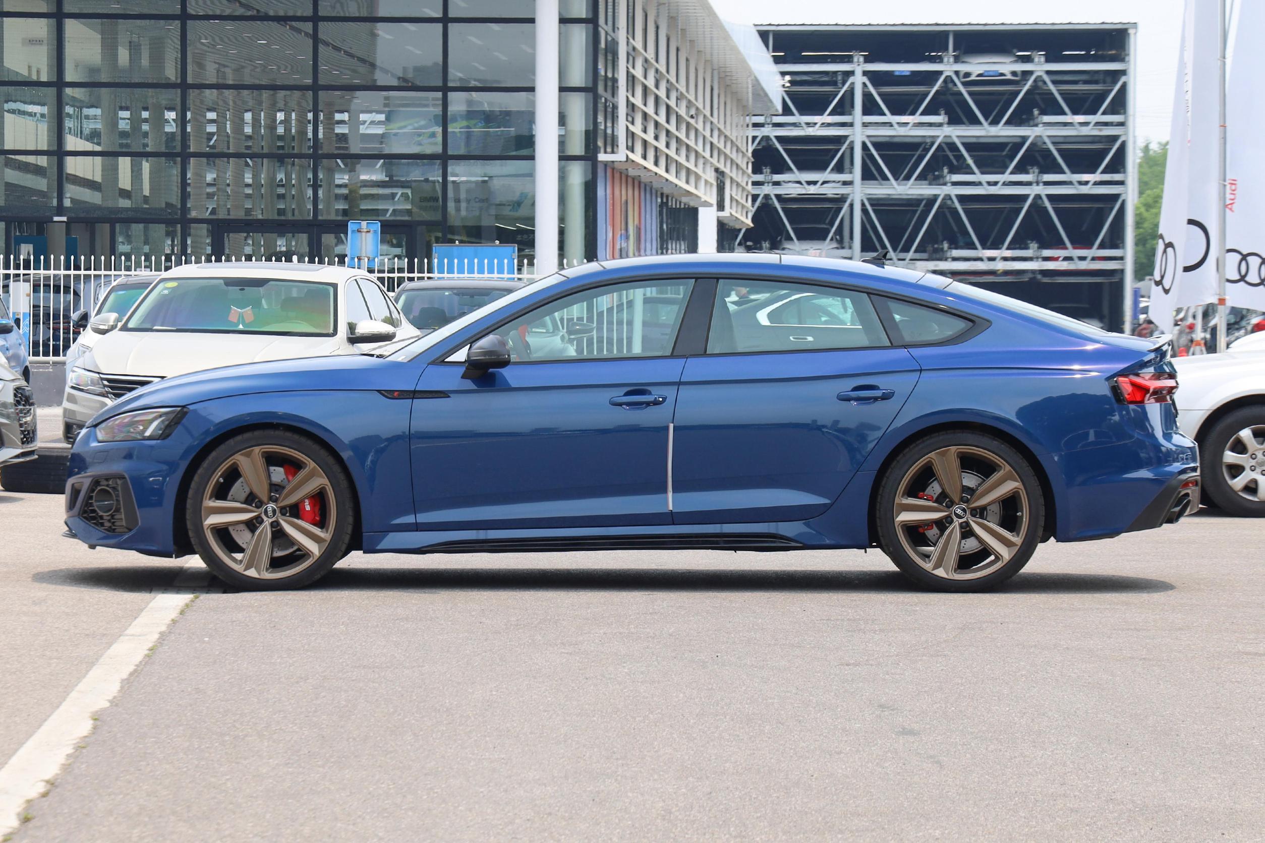 奥迪RS 5 2023款 2.9T Sportback 暗金版图片_奥迪_4/59张图片_汽车外观图库_懂车帝