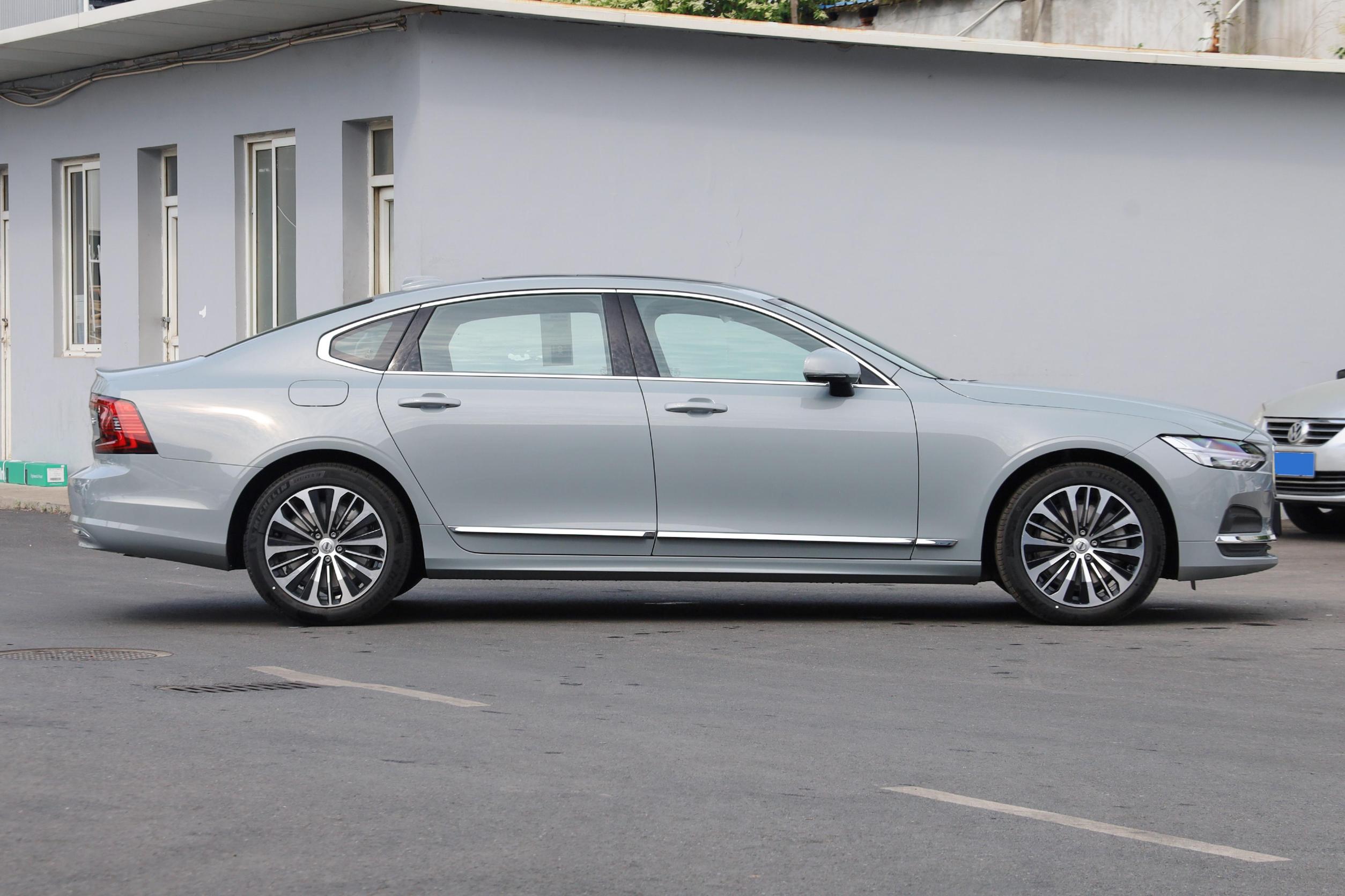 沃尔沃S90壁纸_沃尔沃S90_沃尔沃S90外观图片_1/2631张图片_沃尔沃S90薄雾灰/整车外观图片_懂车帝