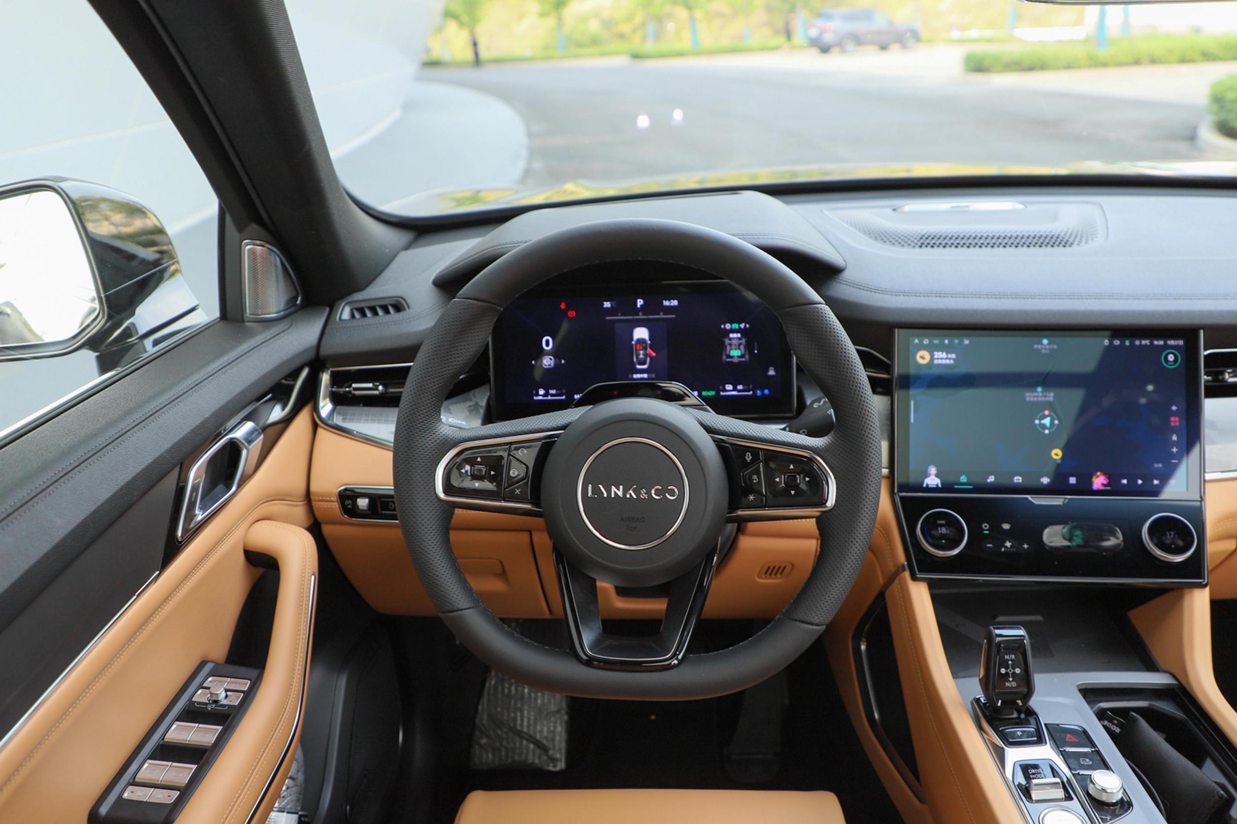 领克09 EM-P 2023款 2.0TD 远航版 七座PM图片_领克_3/83张图片_汽车内饰图库_懂车帝