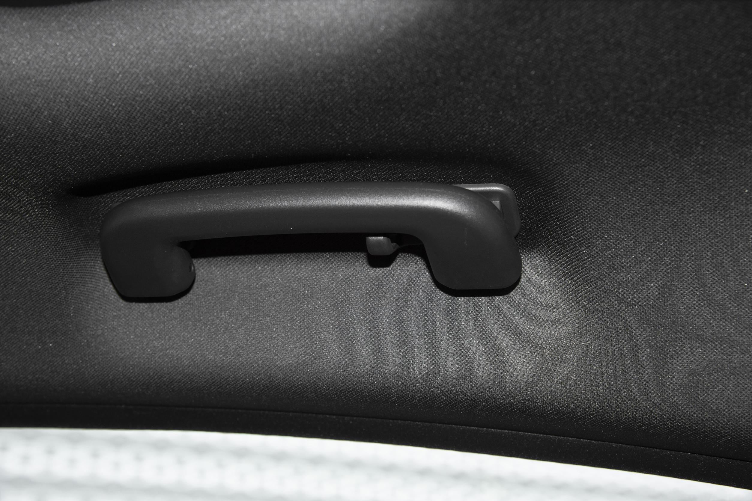 捷豹XEL 2024款 2.0T 250PS R-DYNAMIC S耀黑运动版图片_捷豹_32/98张图片_汽车空间图库_懂车帝