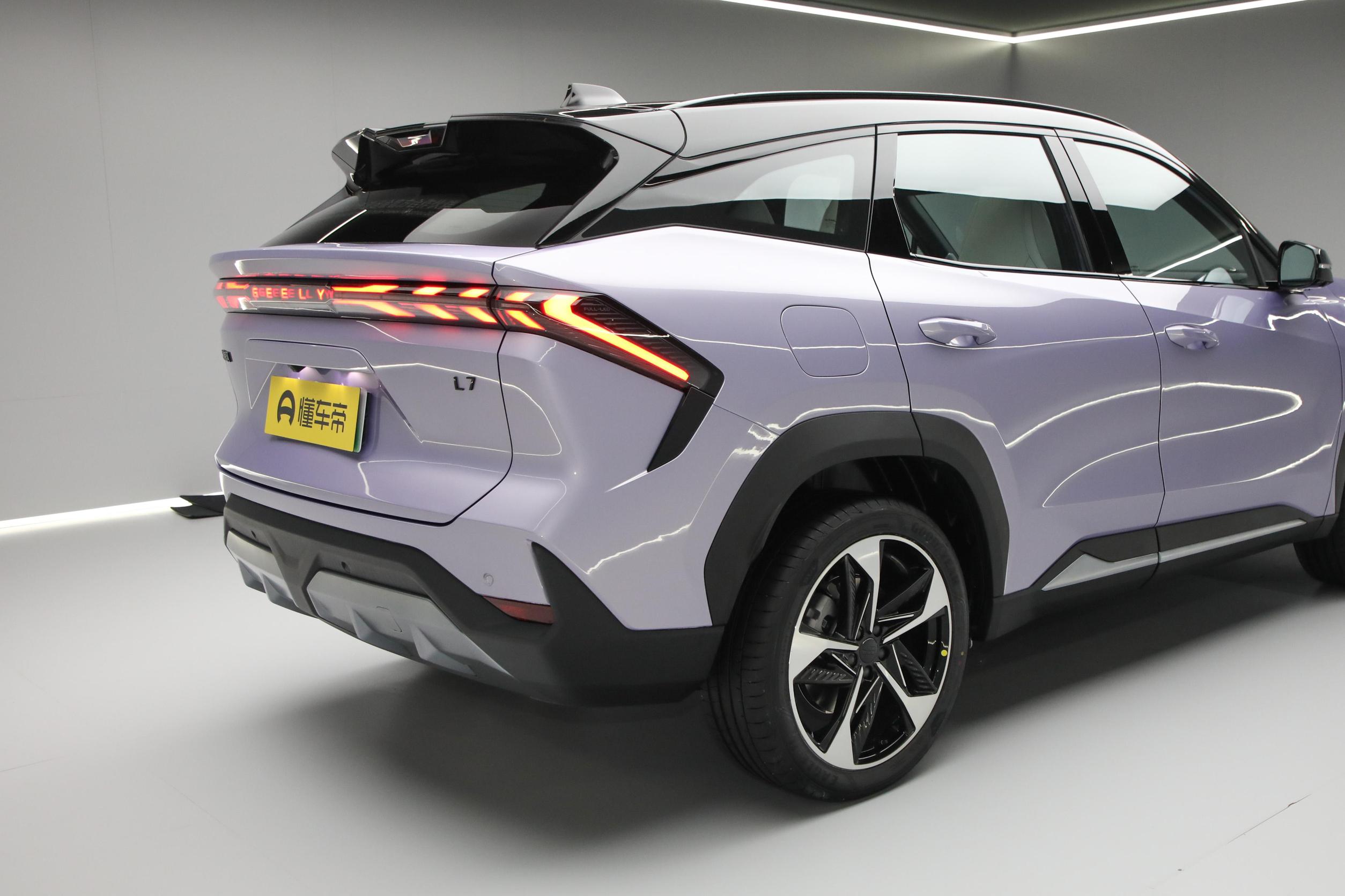 银河L7 2023款 1.5T DHT 115km 星舰图片_吉利银河_3/267张图片_汽车外观图库_懂车帝