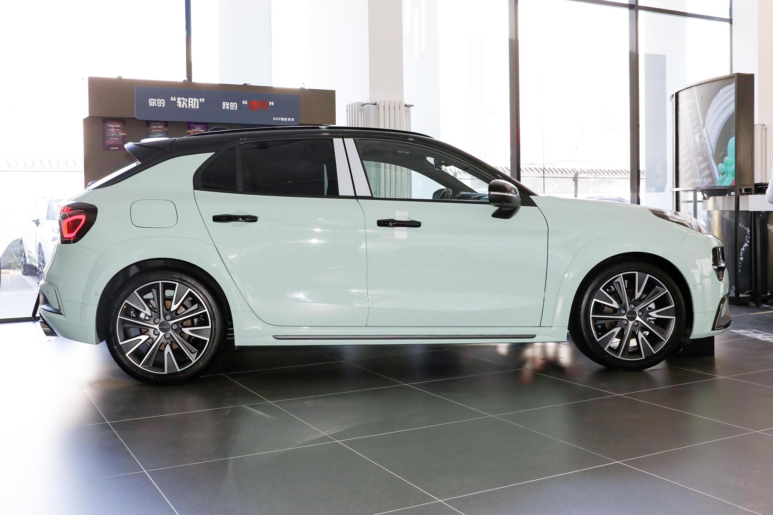 领克02 Hatchback 2022款 2.0TD Hatchback 夏季限定版图片_领克_1/61张图片_汽车外观图库_懂车帝