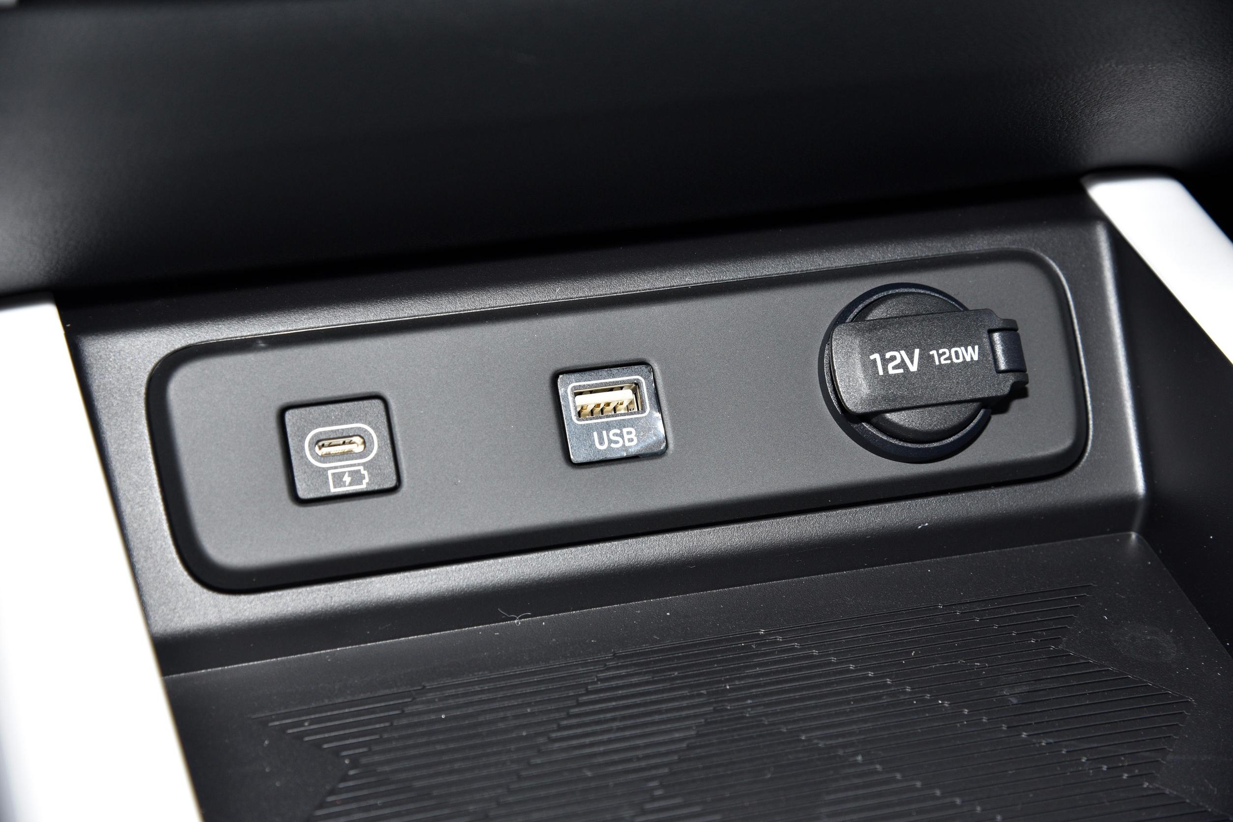 现代ix35 2023款 沐飒 2.0L 尊贵曜夜版LUX图片_现代_1/48张图片_汽车内饰图库_懂车帝