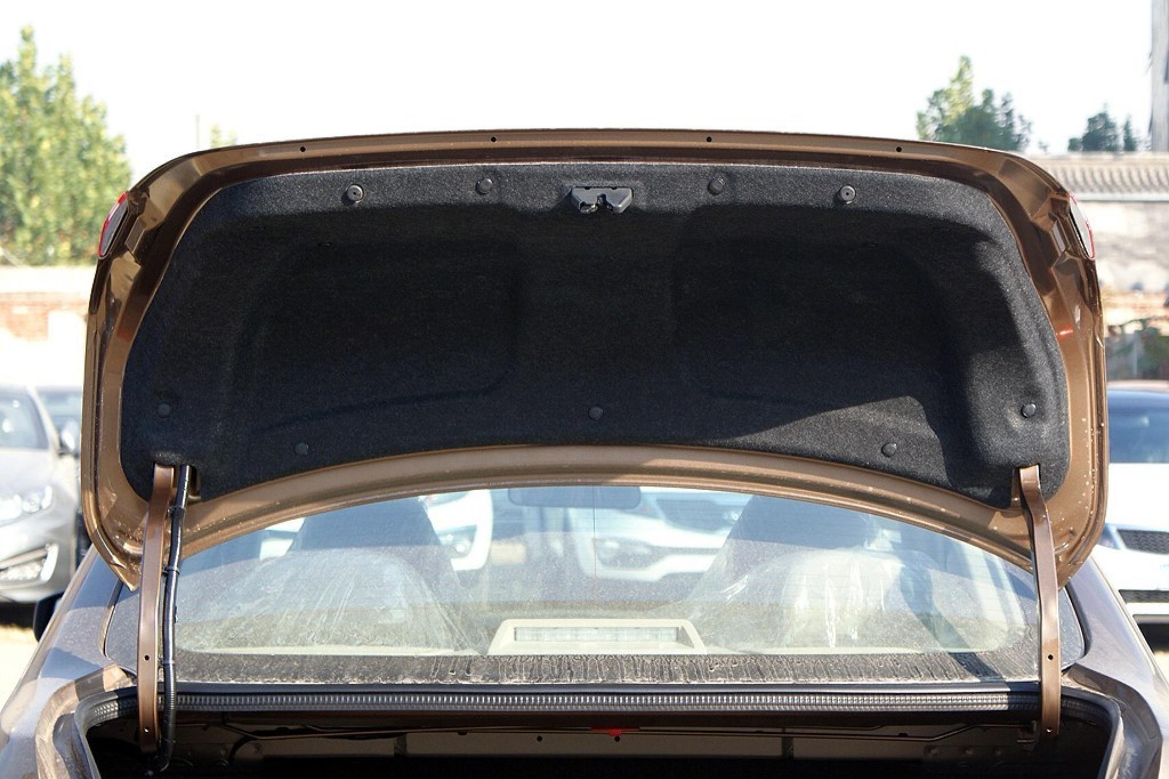 轩逸 2012款 1.6XE CVT舒适版图片_日产_33/36张图片_汽车空间图库_懂车帝