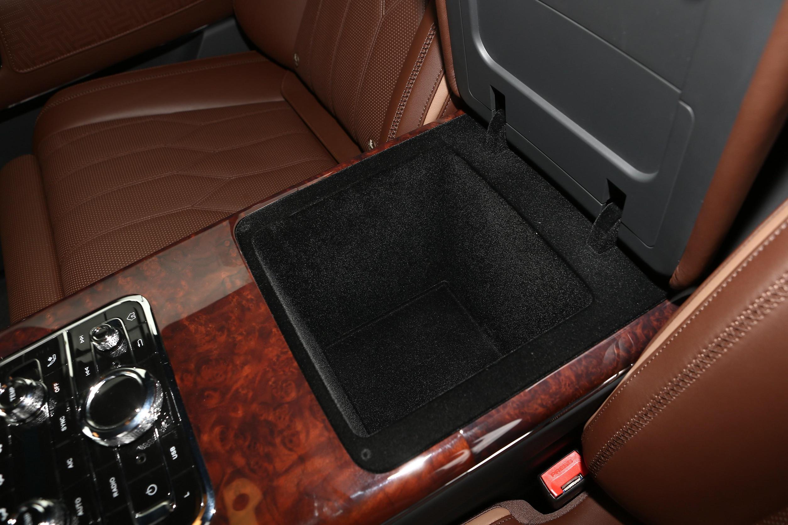 红旗LS7 2022款 4.0T 4座尊爵旗舰版图片_红旗_31/62张图片_汽车空间图库_懂车帝