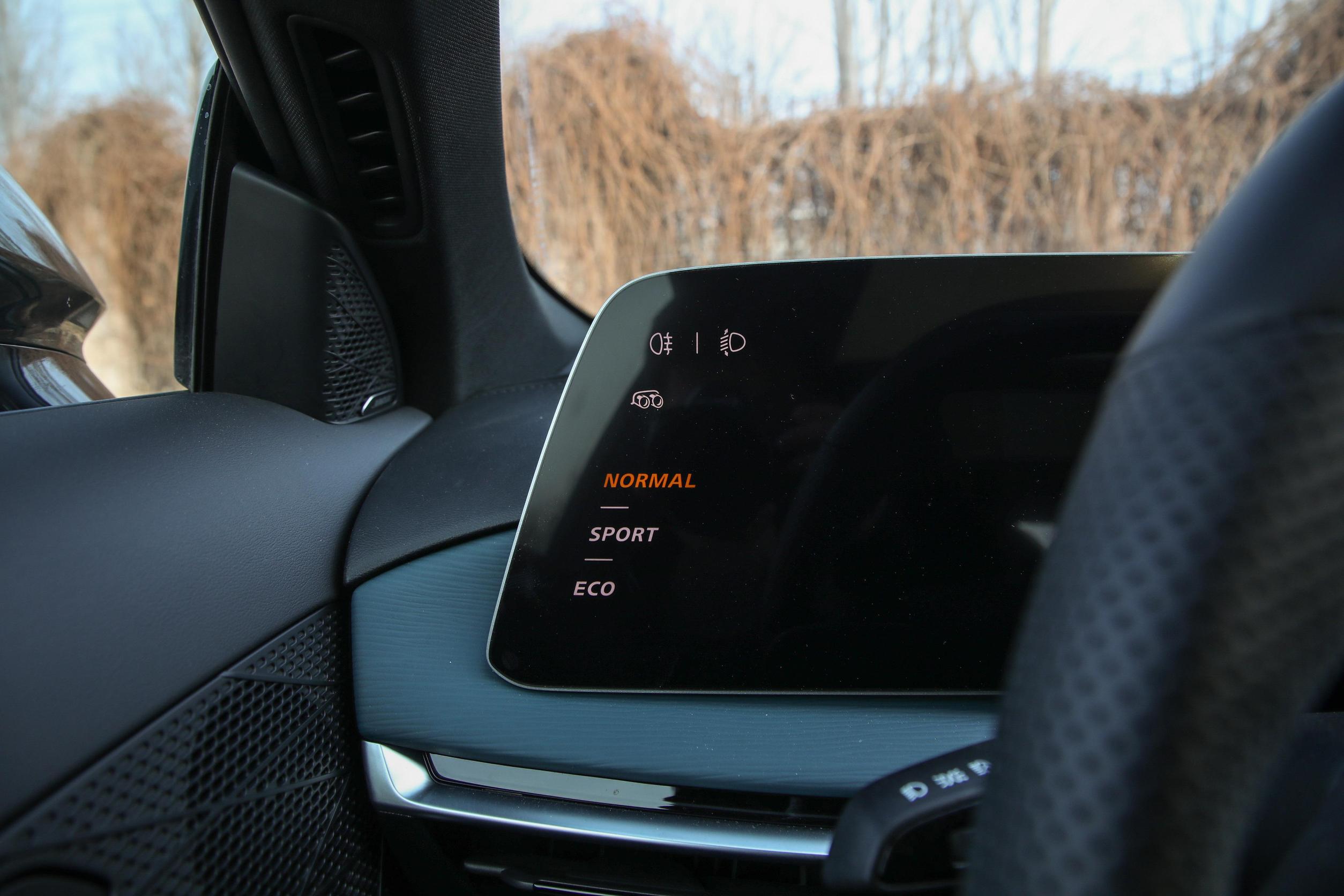 MG7 2023款 试装车图片_名爵_1/65张图片_汽车内饰图库_懂车帝