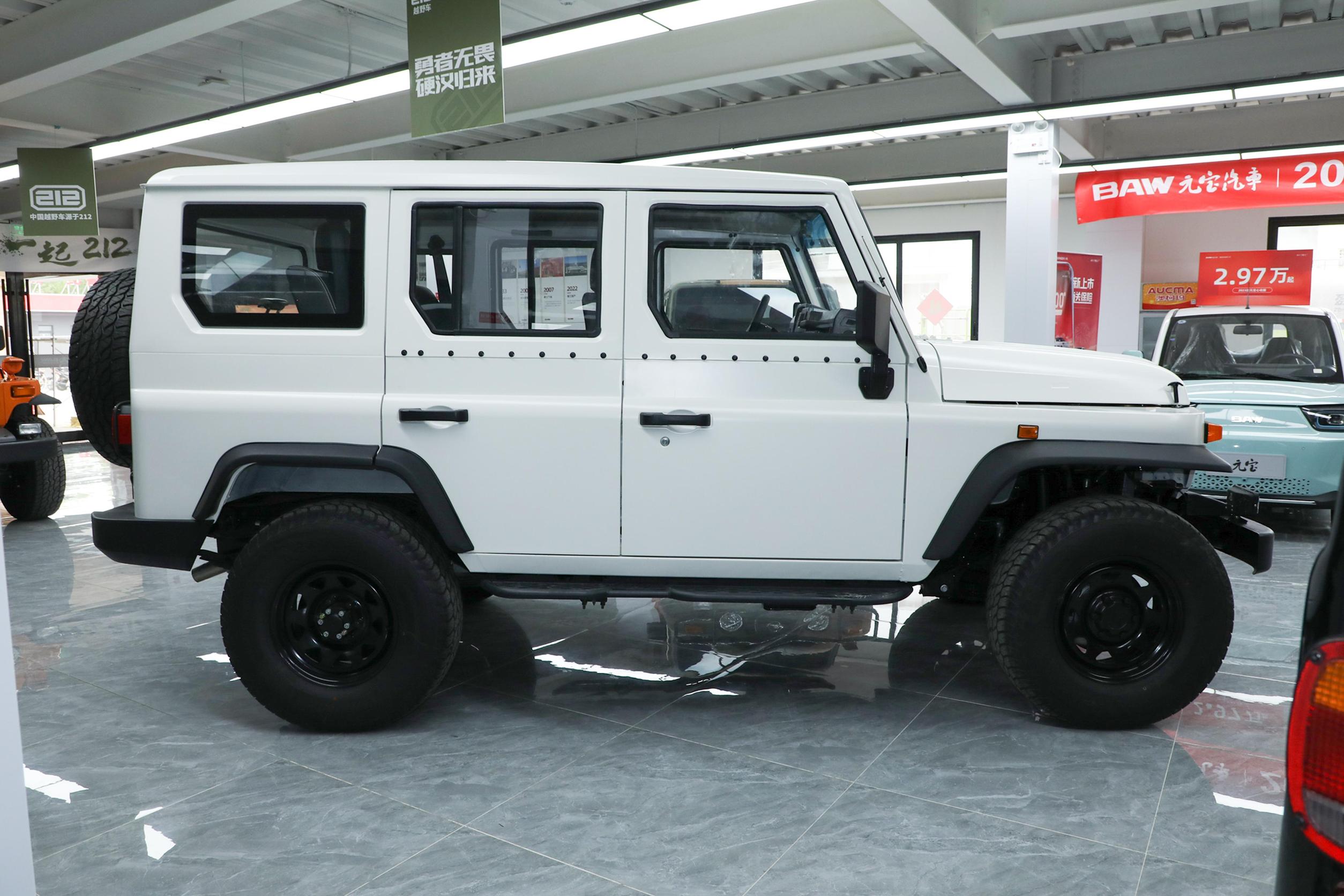 212 2023款 狙击手 2.4T 手动轻装款图片_北汽制造_1/378张图片_汽车外观图库_懂车帝