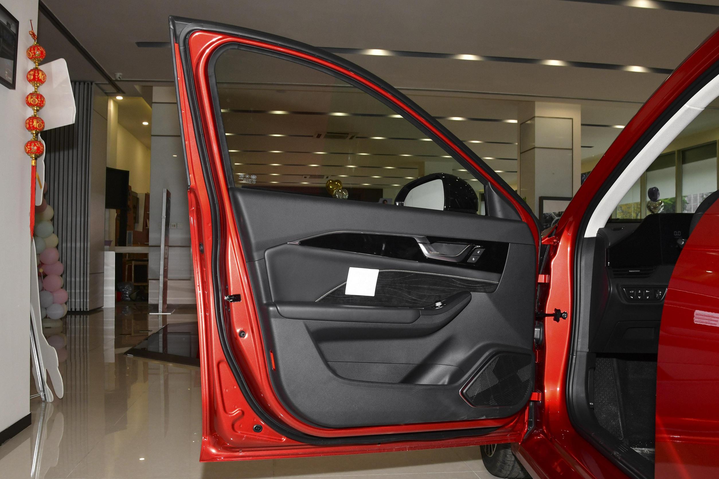 奔腾B70 2021款 2.0T 自动驭享型图片_奔腾_5/88张图片_汽车空间图库_懂车帝