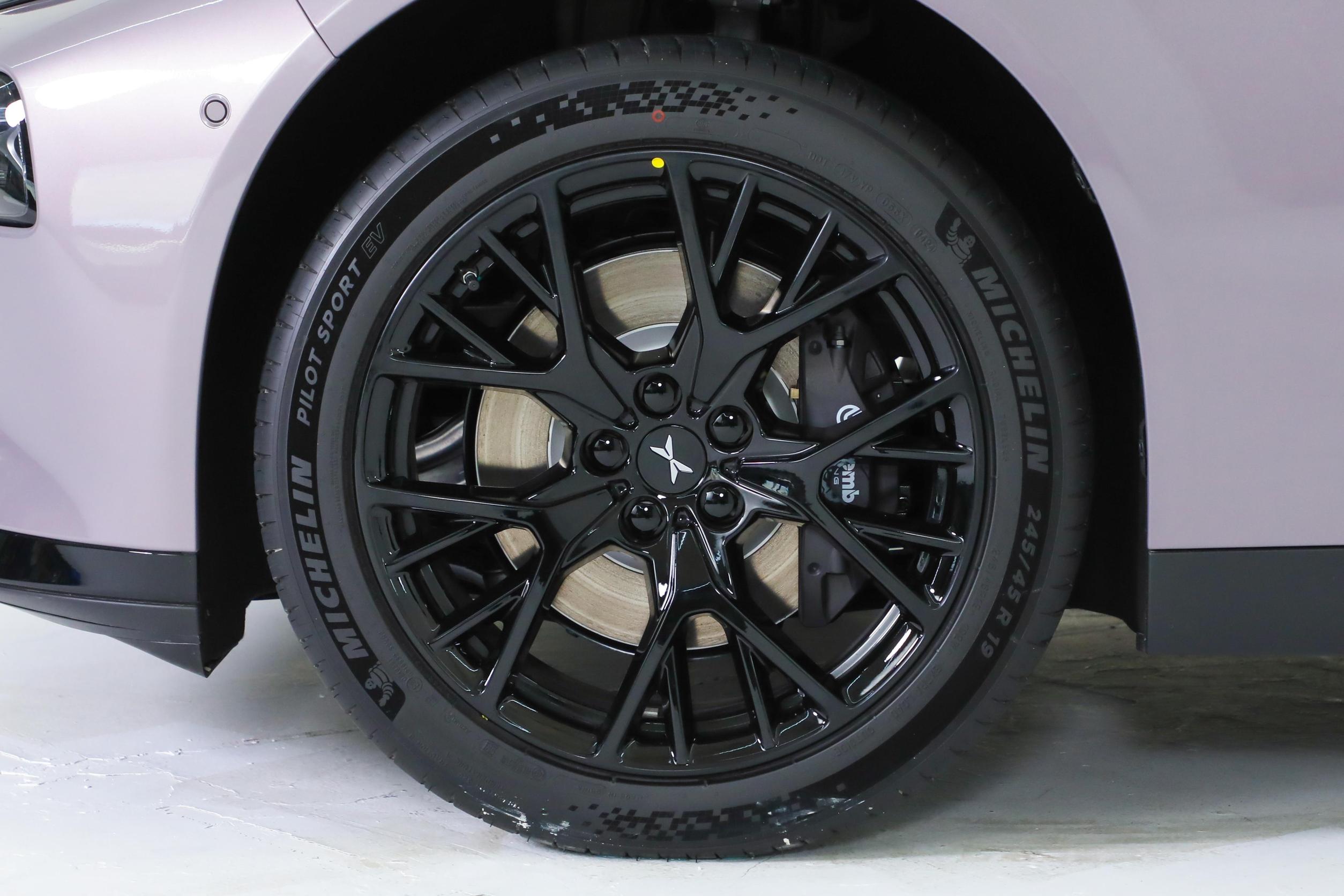 小鹏P7 2024款 P7i 702 Max鹏翼版图片_小鹏汽车_24/65张图片_汽车外观图库_懂车帝