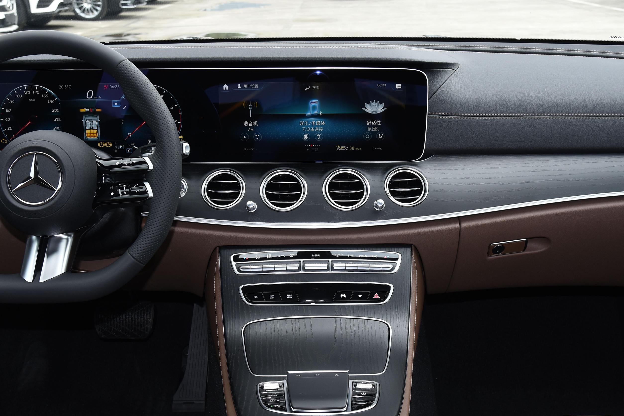 奔驰E级 2023款 改款 E 300 L 时尚型 运动轿车图片_奔驰_3/85张图片_汽车内饰图库_懂车帝