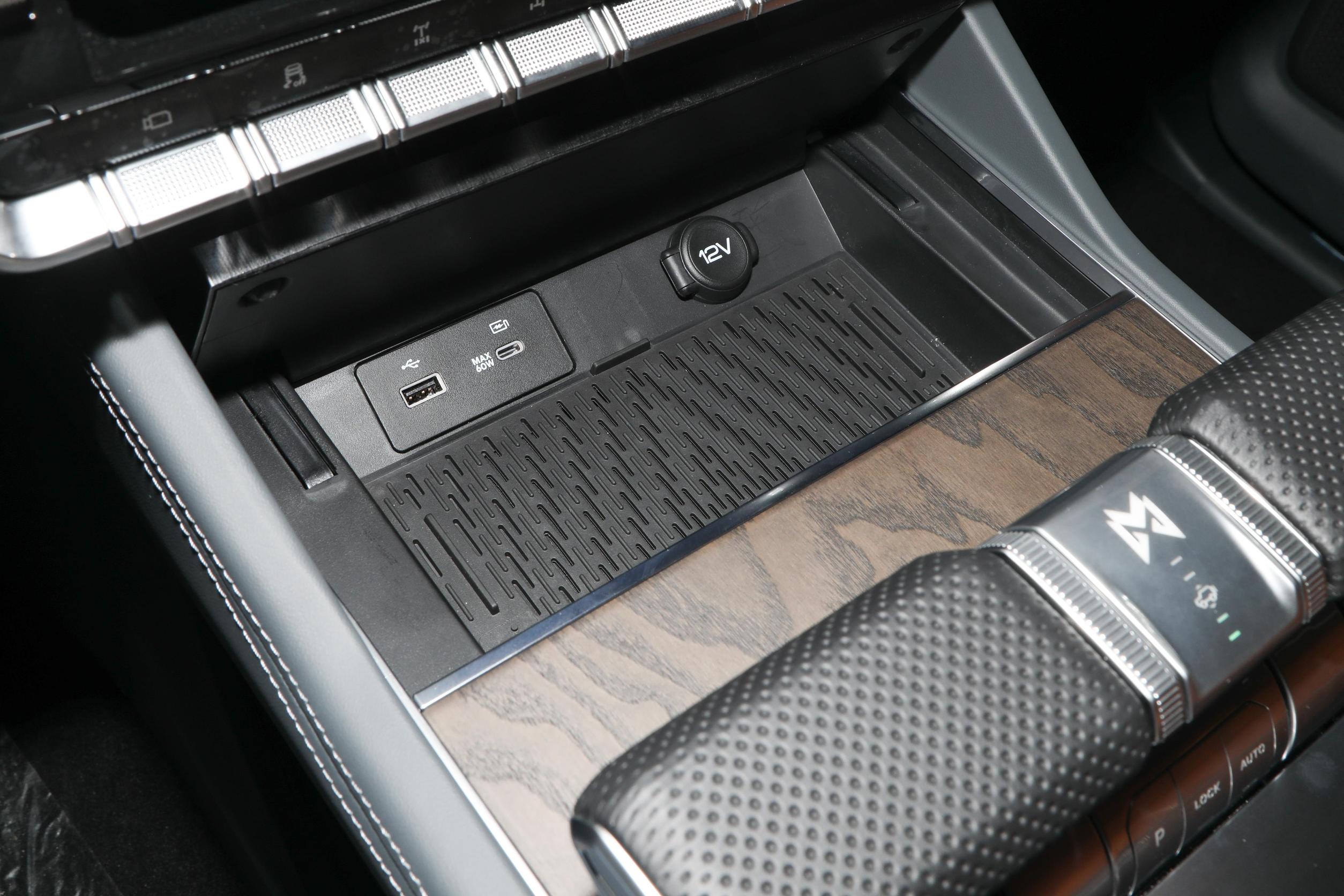 猛士917 2023款 增程版图片_猛士_1/49张图片_汽车内饰图库_懂车帝