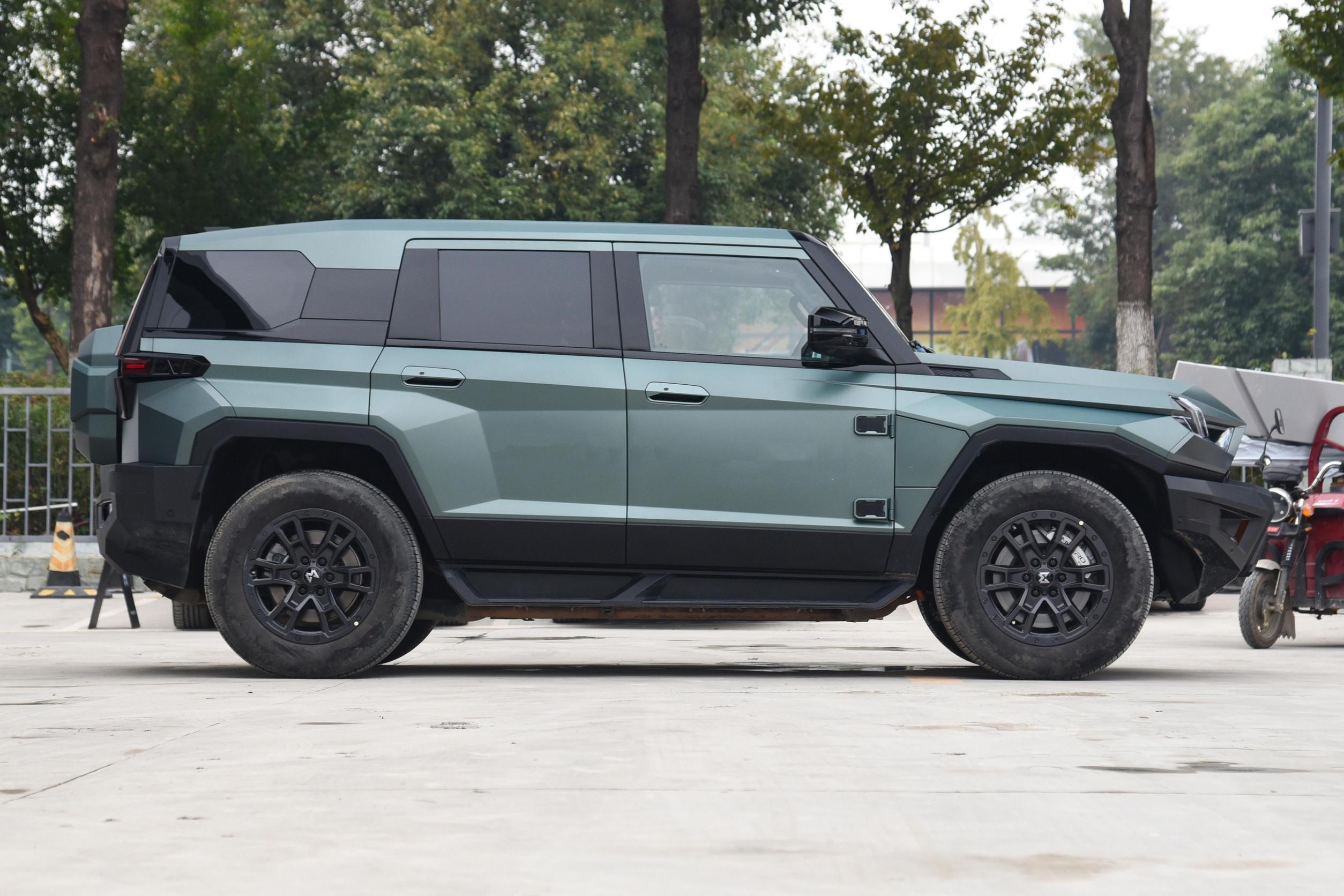 猛士917 2023款 增程版图片_猛士_1/87张图片_汽车外观图库_懂车帝