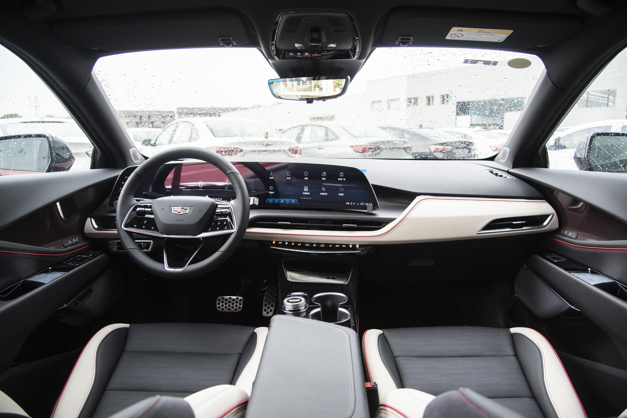 凯迪拉克GT4 2023款 28T 铂金型图片_凯迪拉克_21/51张图片_汽车内饰图库_懂车帝