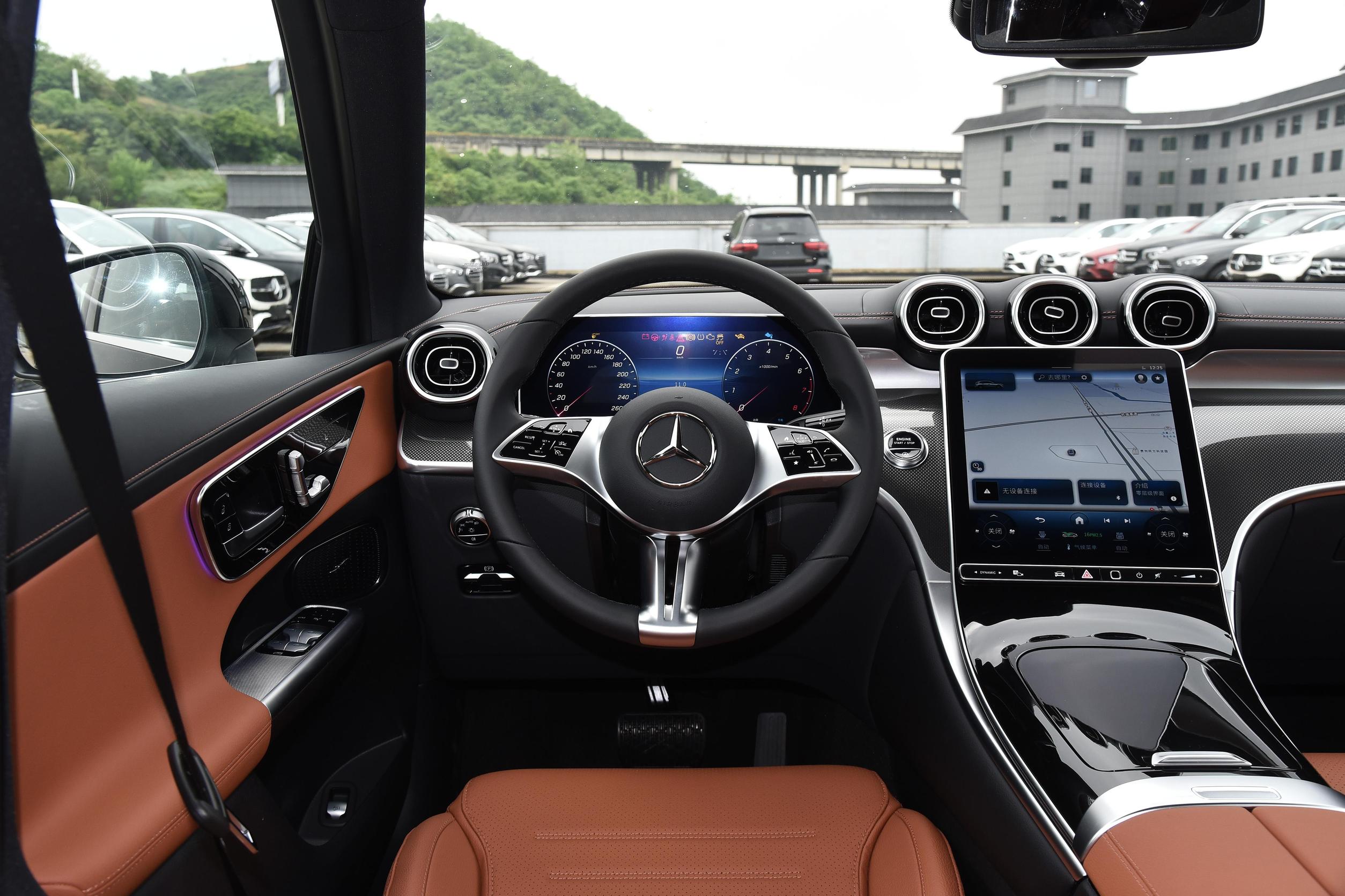 奔驰GLC 2023款 GLC 260 L 4MATIC 动感型 7座图片_奔驰_4/63张图片_汽车内饰图库_懂车帝