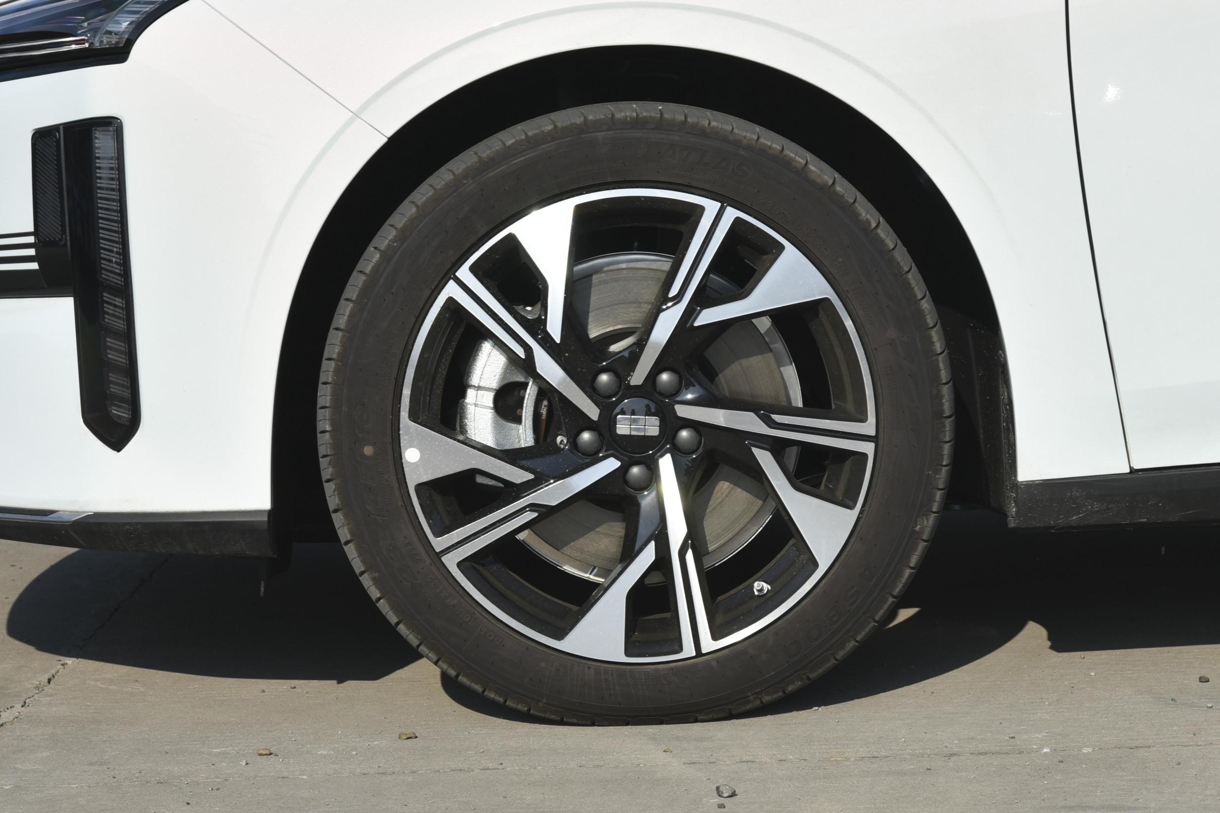 银河L6 2023款 1.5T DHT 125km 星舰图片_吉利银河_3/315张图片_汽车外观图库_懂车帝