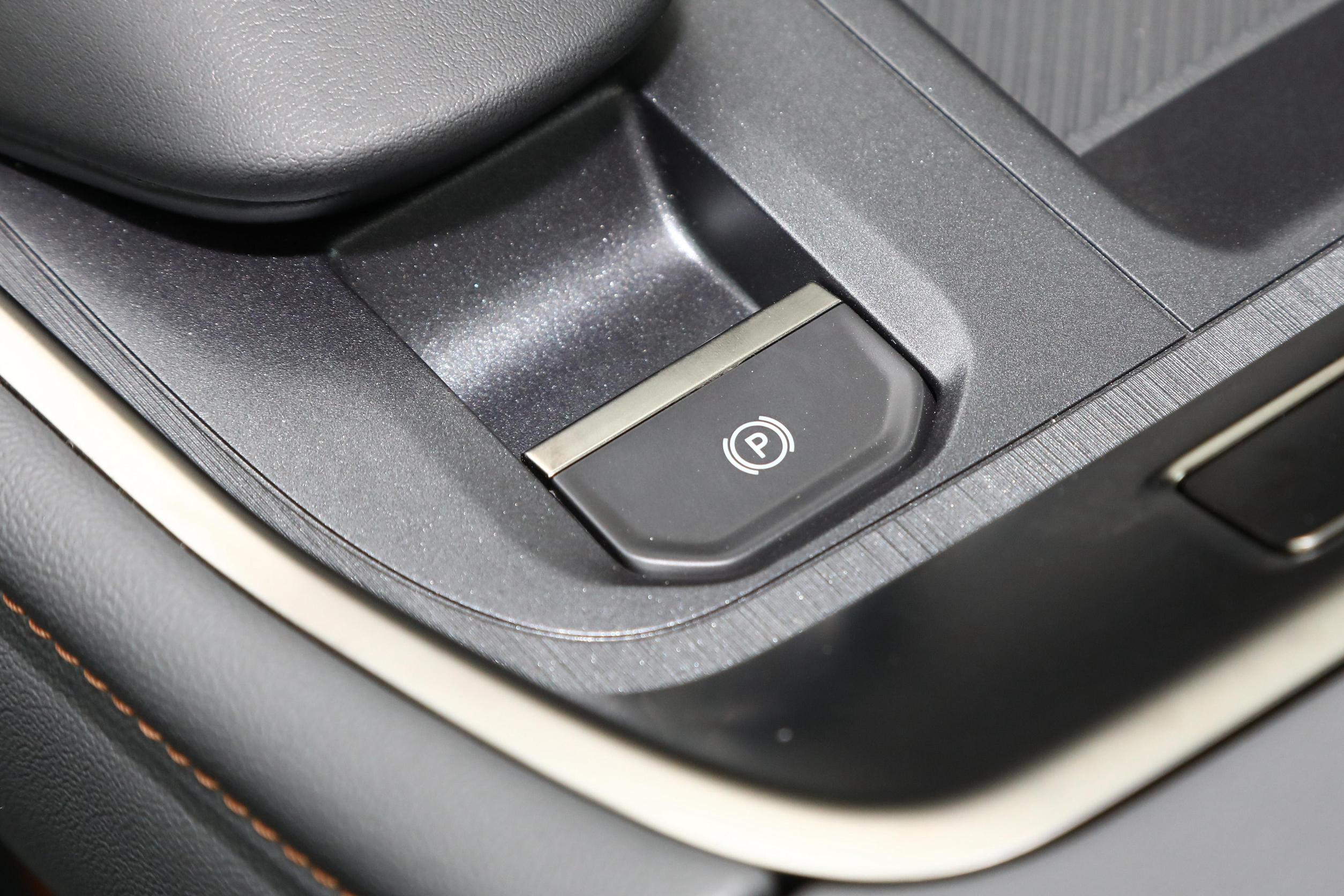 锐界 2023款 锐界L 2.0T EcoBoost E混动四驱七座至尊型图片_福特_21/78张图片_汽车空间图库_懂车帝