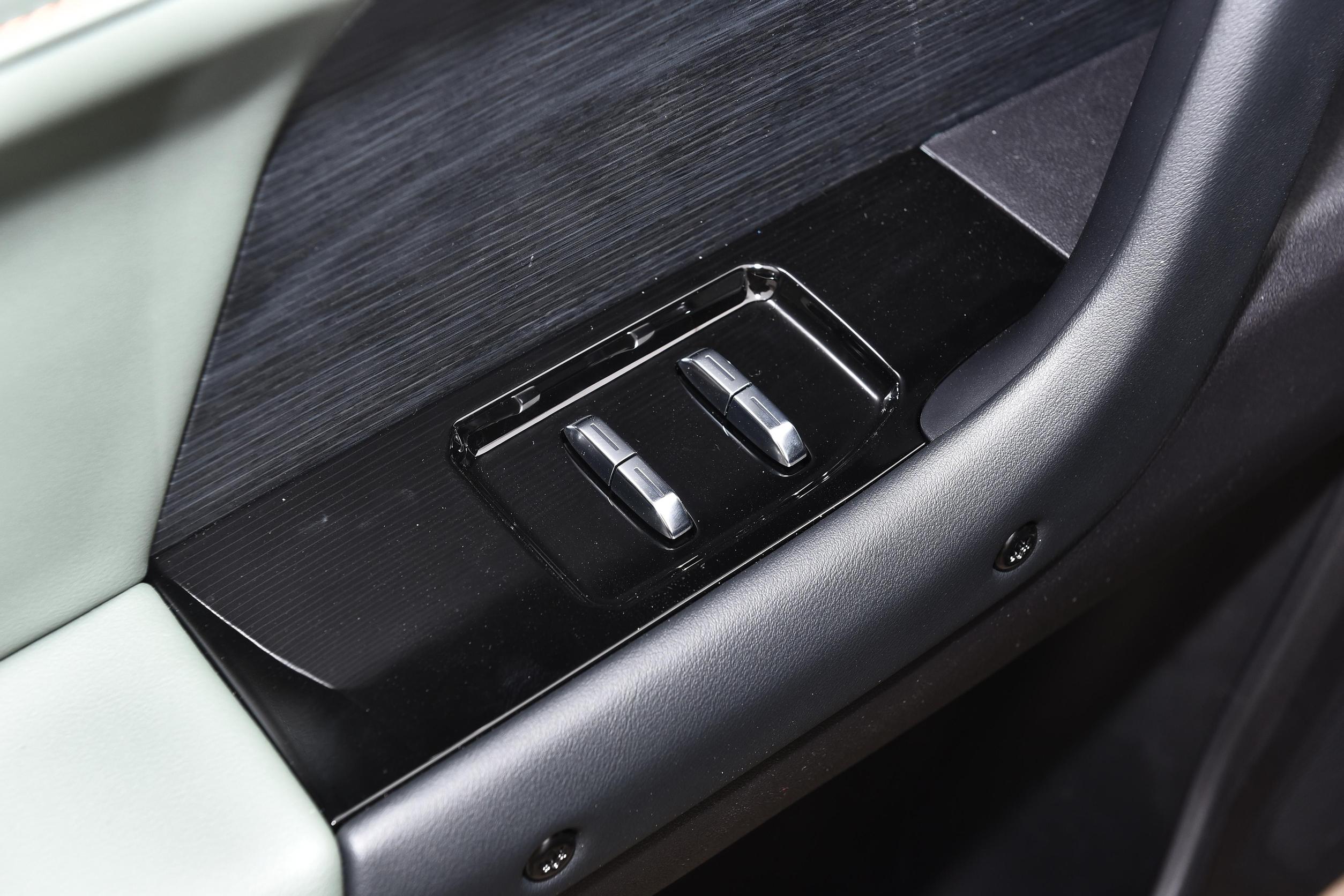 iCAR 03 2024款 四驱 长续航版图片_iCAR_14/59张图片_汽车空间图库_懂车帝