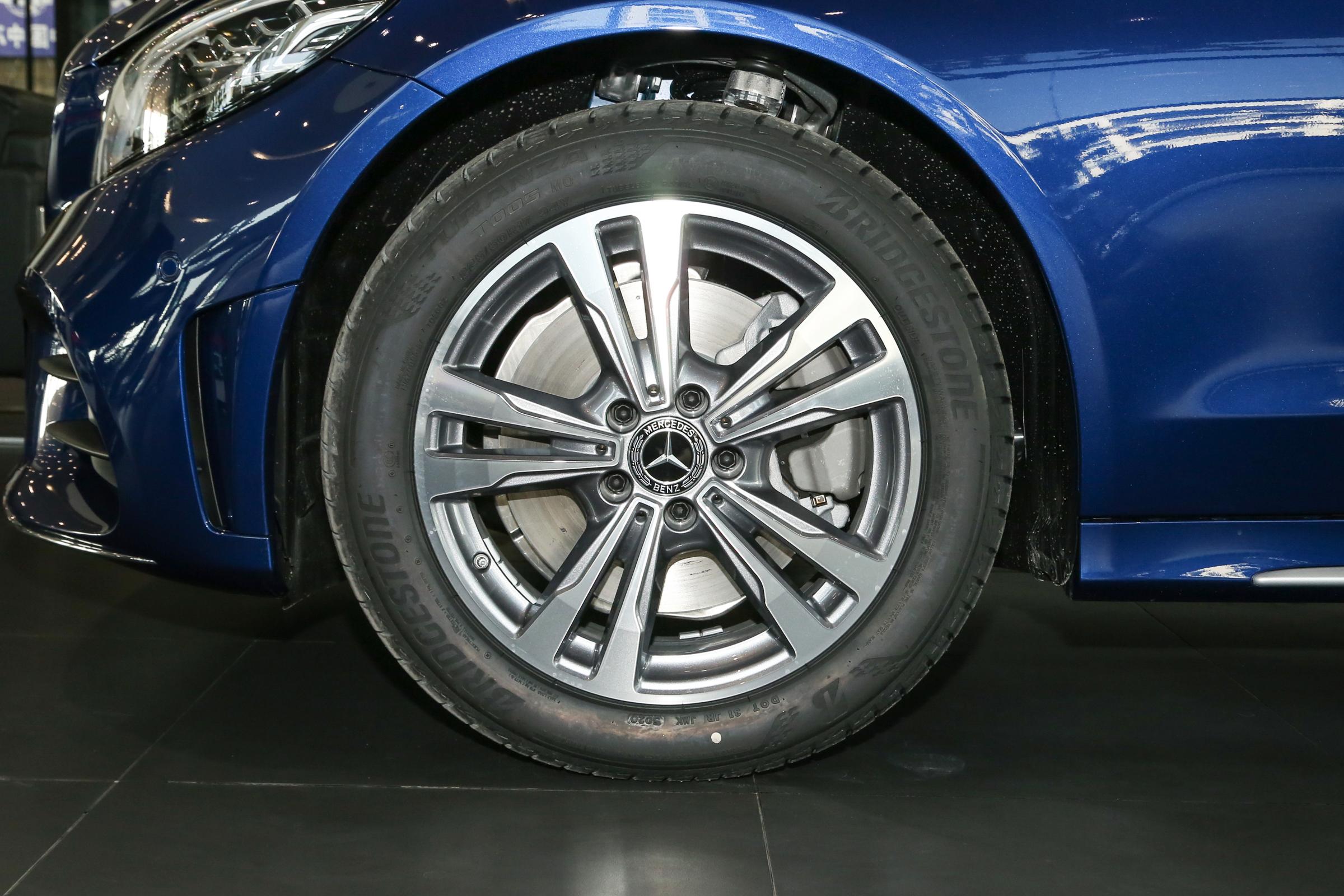 奔驰C级 2021款 C 200 L 时尚型运动版图片_奔驰_3/122张图片_汽车外观图库_懂车帝