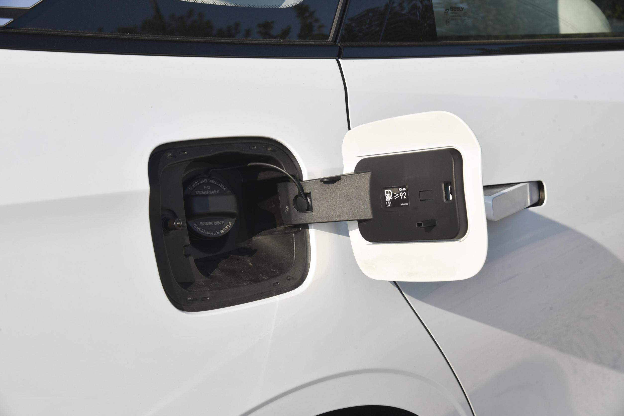 银河L6 2023款 1.5T DHT 125km 星舰图片_吉利银河_3/315张图片_汽车外观图库_懂车帝