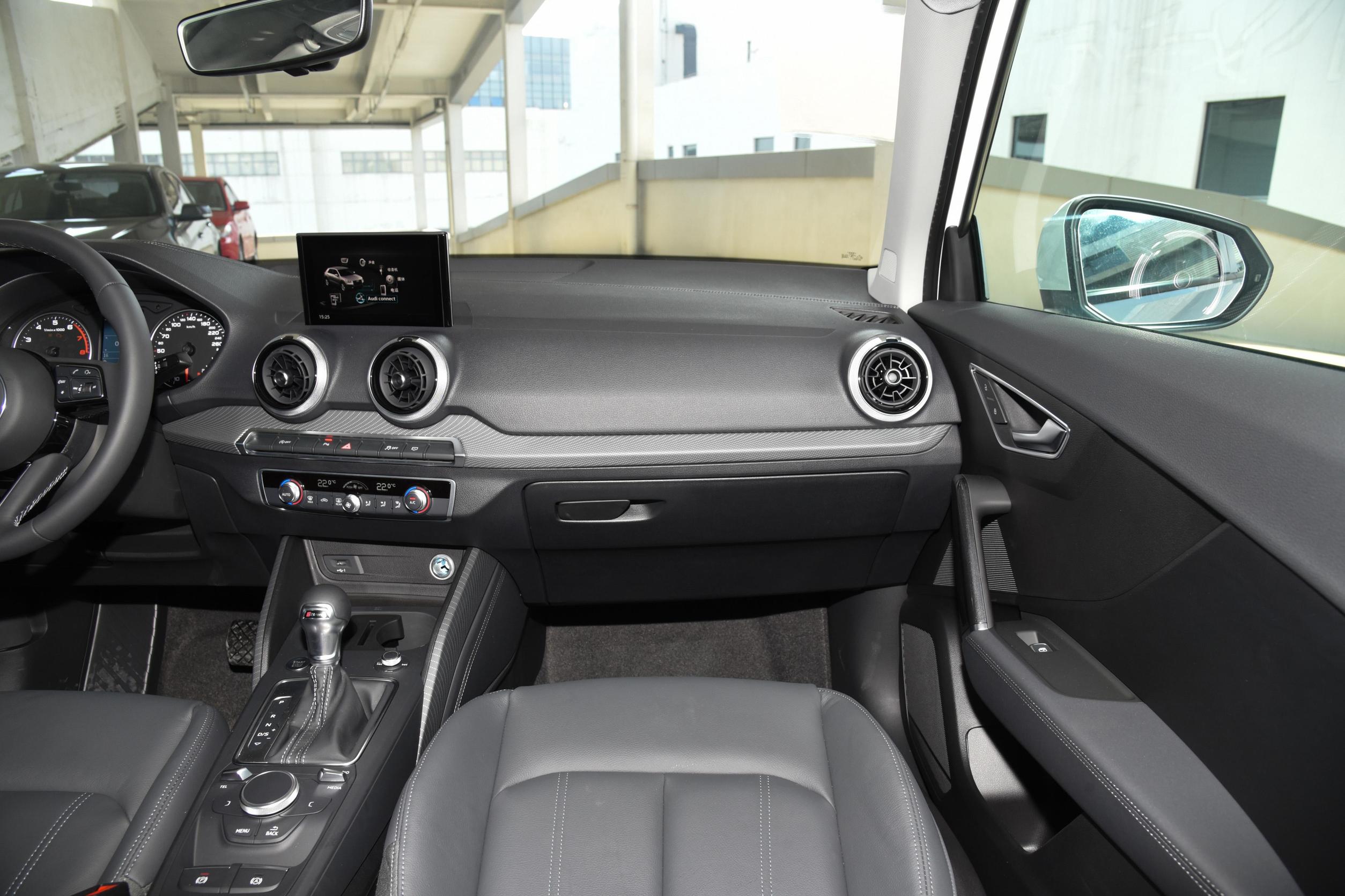 奥迪Q2L 2024款 35 TFSI 时尚致雅型图片_奥迪_31/45张图片_汽车内饰图库_懂车帝