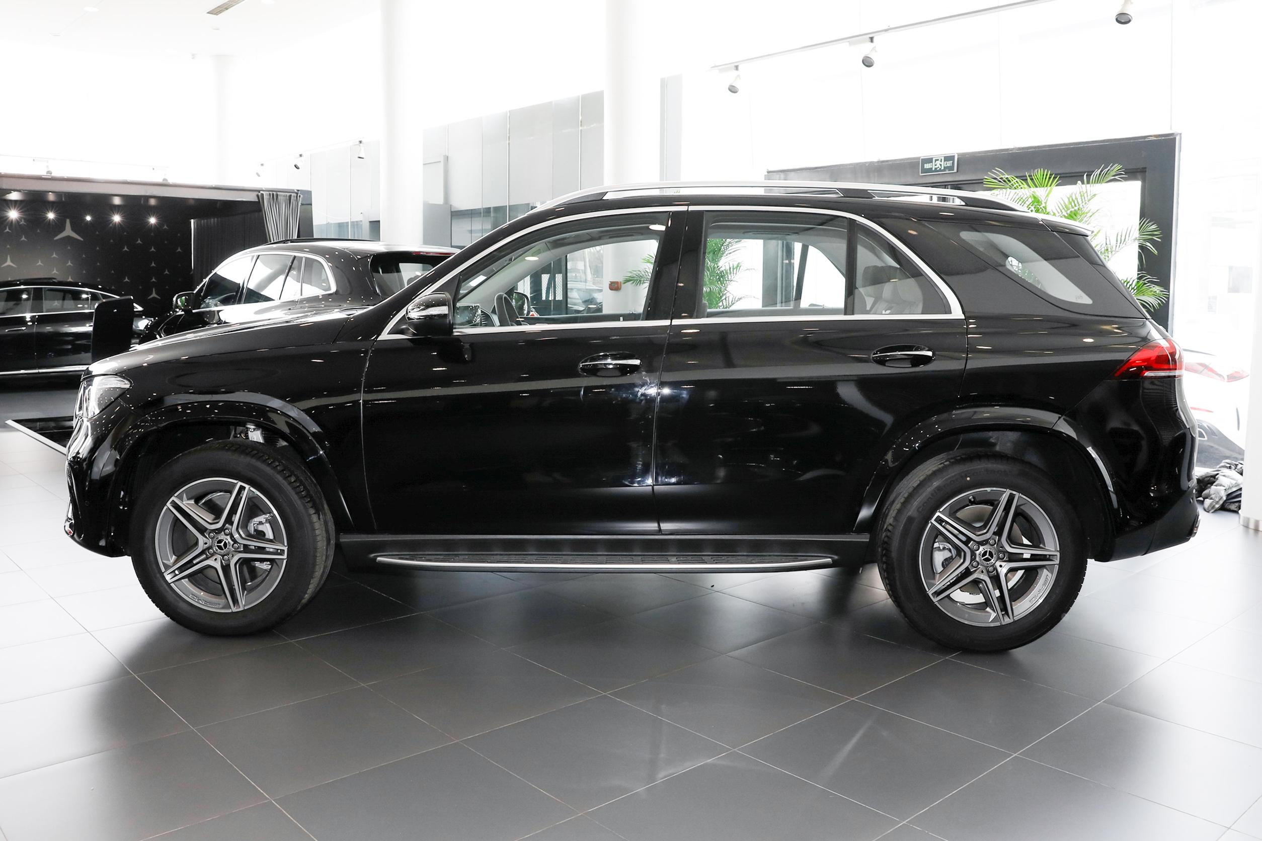 奔驰GLE 2023款 GLE 450 4MATIC 豪华型图片_奔驰_3/41张图片_汽车外观图库_懂车帝