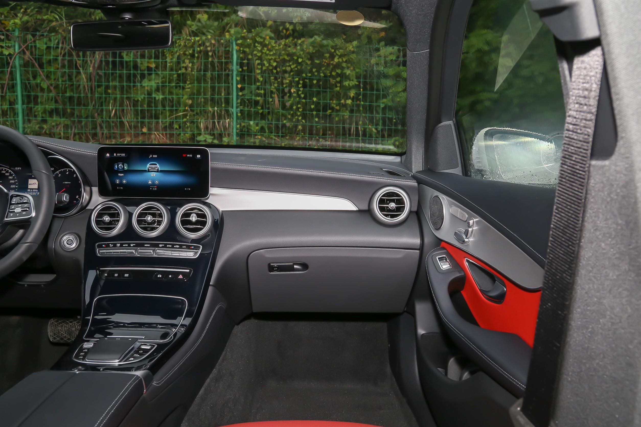 奔驰GLC 2022款 GLC 260 L 4MATIC 动感型图片_奔驰_61/99张图片_汽车内饰图库_懂车帝