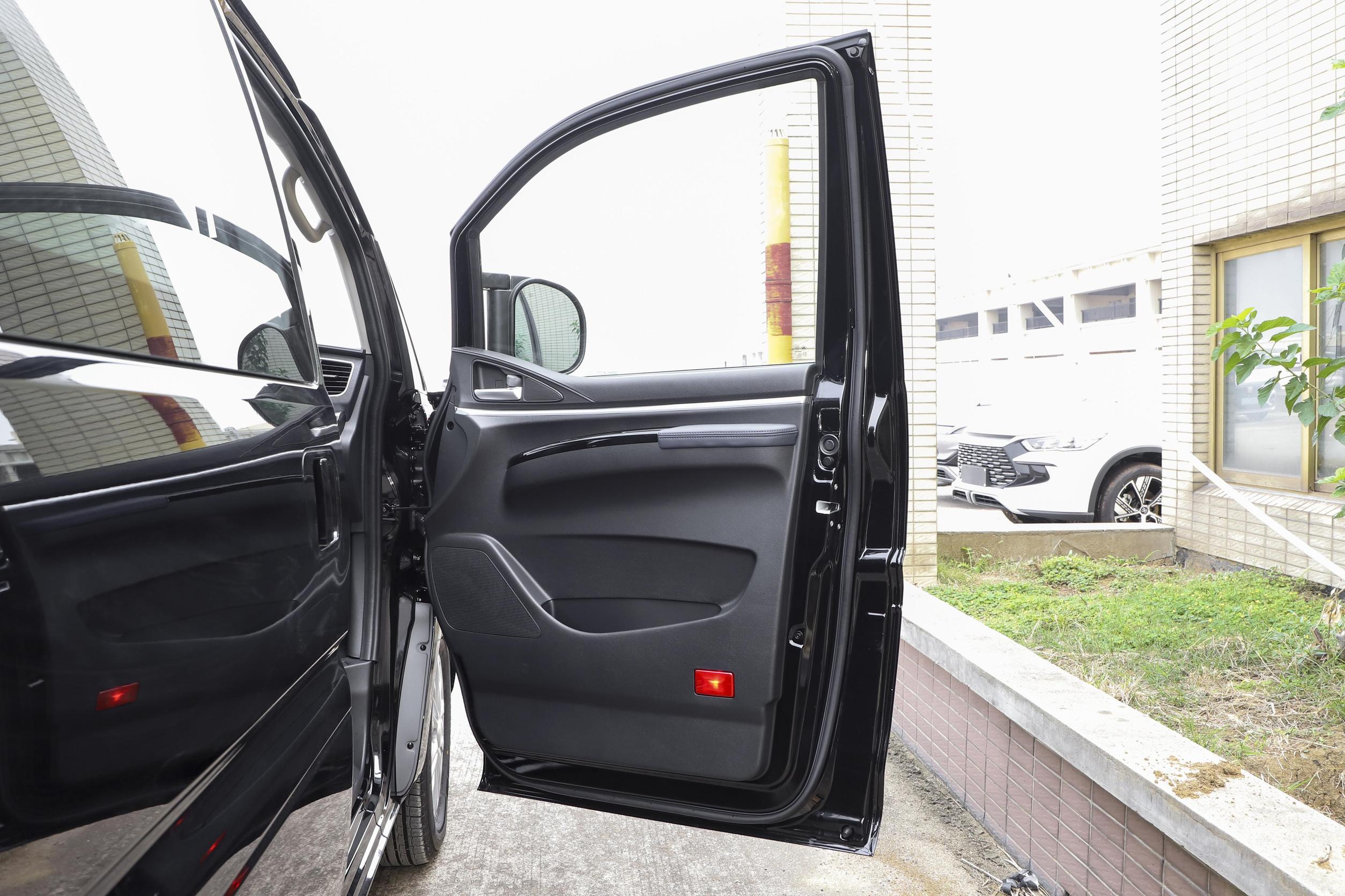 菱智 2024款 M5L 1.5T 豪华型7座图片_东风风行_5/72张图片_汽车空间图库_懂车帝