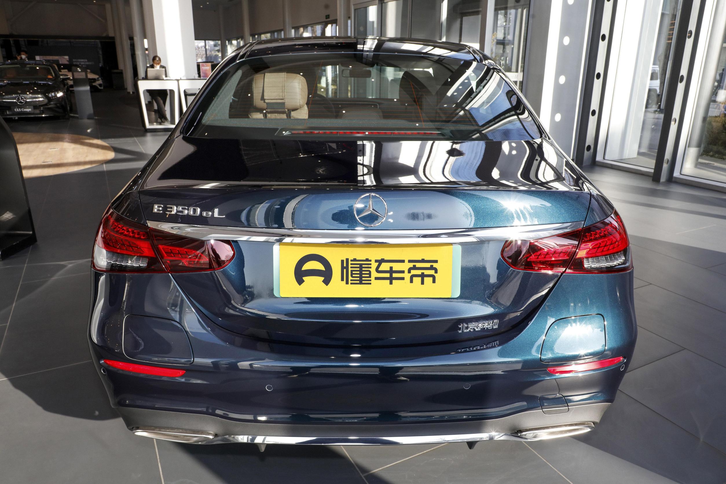 奔驰E级PHEV 2023款 E 350 e L 运动轿车图片_奔驰_130/143张图片_汽车外观图库_懂车帝