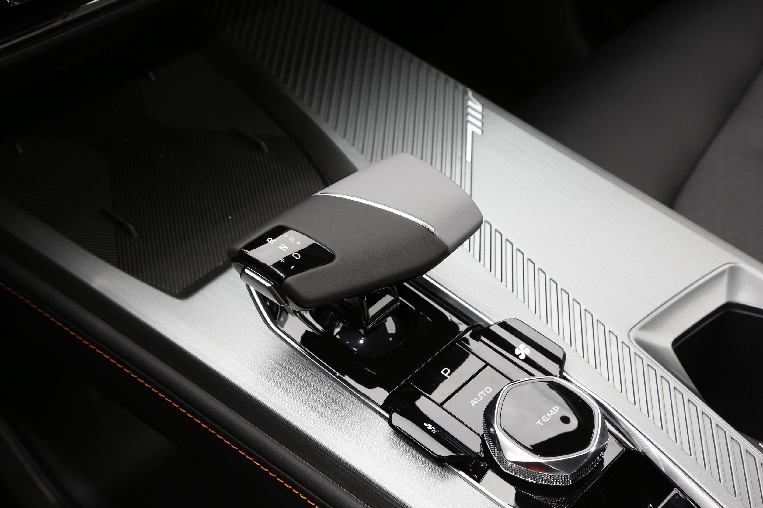 长安欧尚Z6 iDD新能源 2023款 智电iDD 150KM旗舰PLUS智慧泊车版图片_长安欧尚_4/70张图片_汽车内饰图库_懂车帝