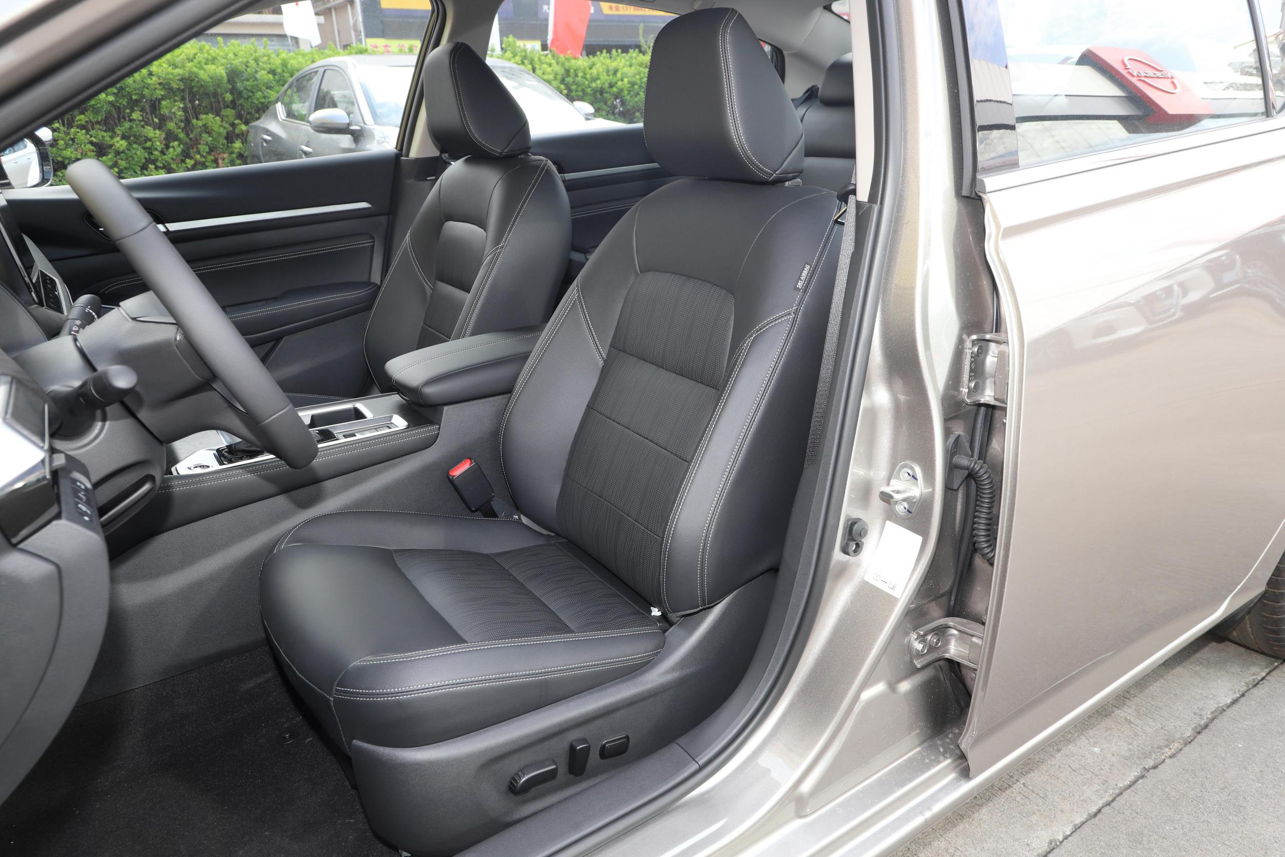 天籁 2022款 2.0L XL-TLS 悦享版图片_日产_31/87张图片_汽车空间图库_懂车帝