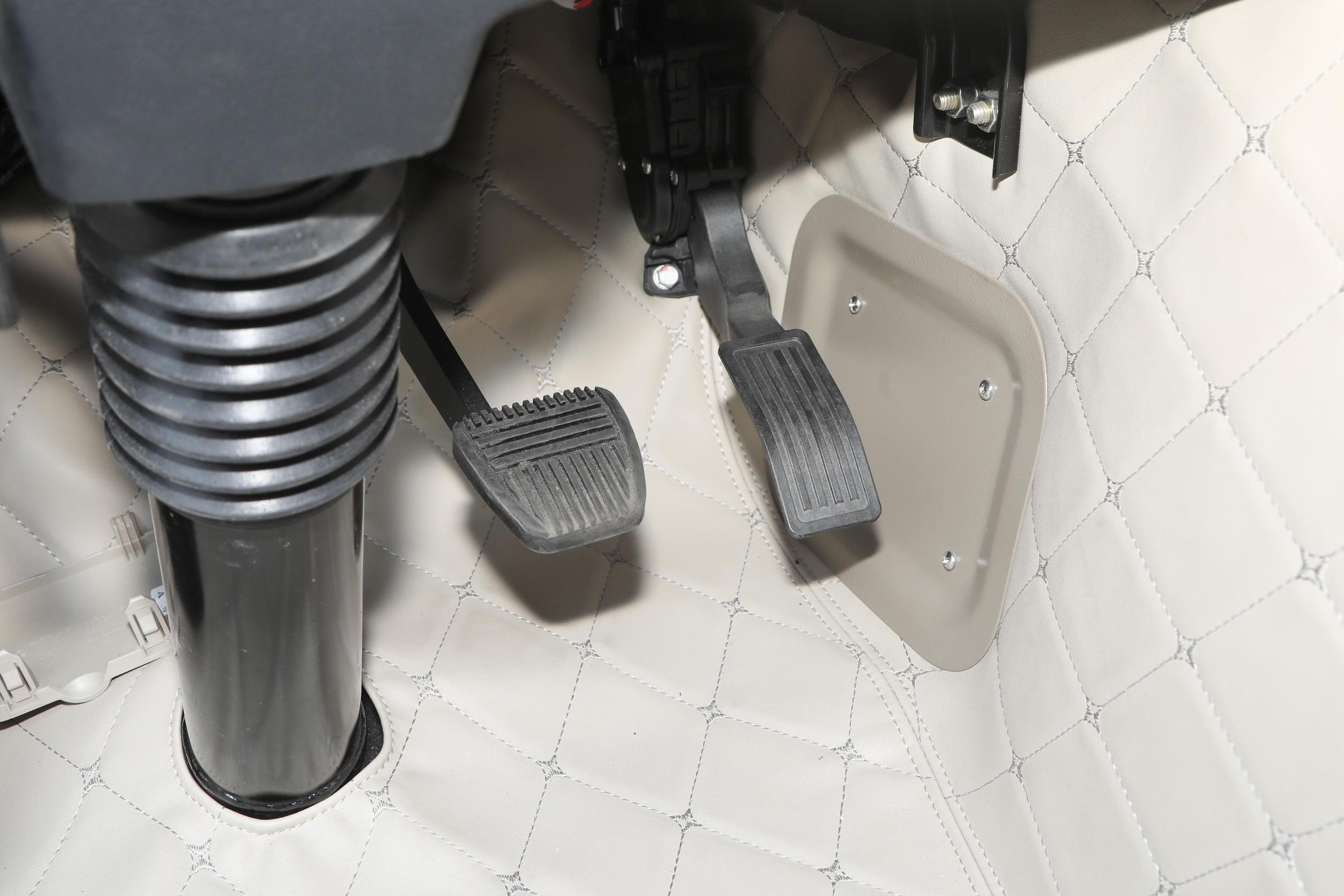 宇通T7 2022款 3.5T汽油定制星宇版35LGTDI图片_宇通客车_4/67张图片_汽车空间图库_懂车帝