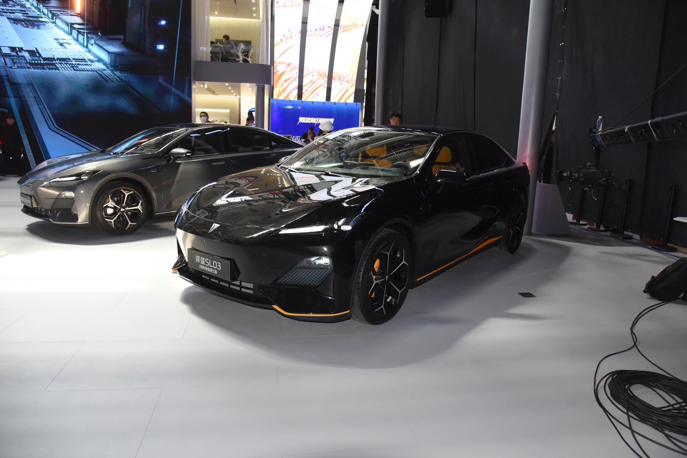 深蓝SL03 2024款 200 Max 2周年黑金骑士版图片_深蓝汽车_21/76张图片_汽车车展图库_懂车帝