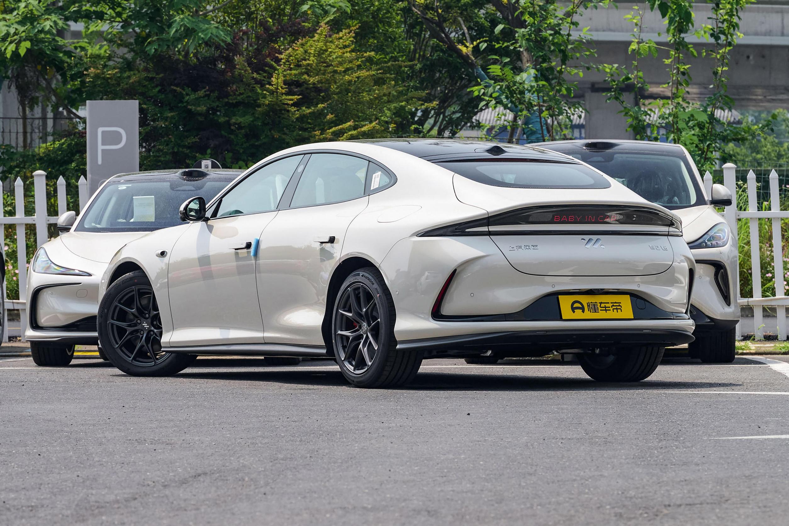 智己L6 2024款 Max标准版 75kWh图片_智己汽车_4/199张图片_汽车外观图库_懂车帝