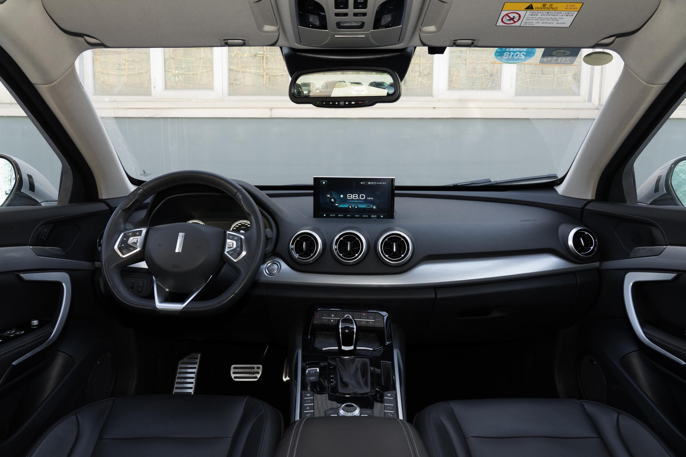 魏牌 VV7 2017款 VV7c 2.0T 旗舰型图片_魏牌_12/25张图片_汽车内饰图库_懂车帝