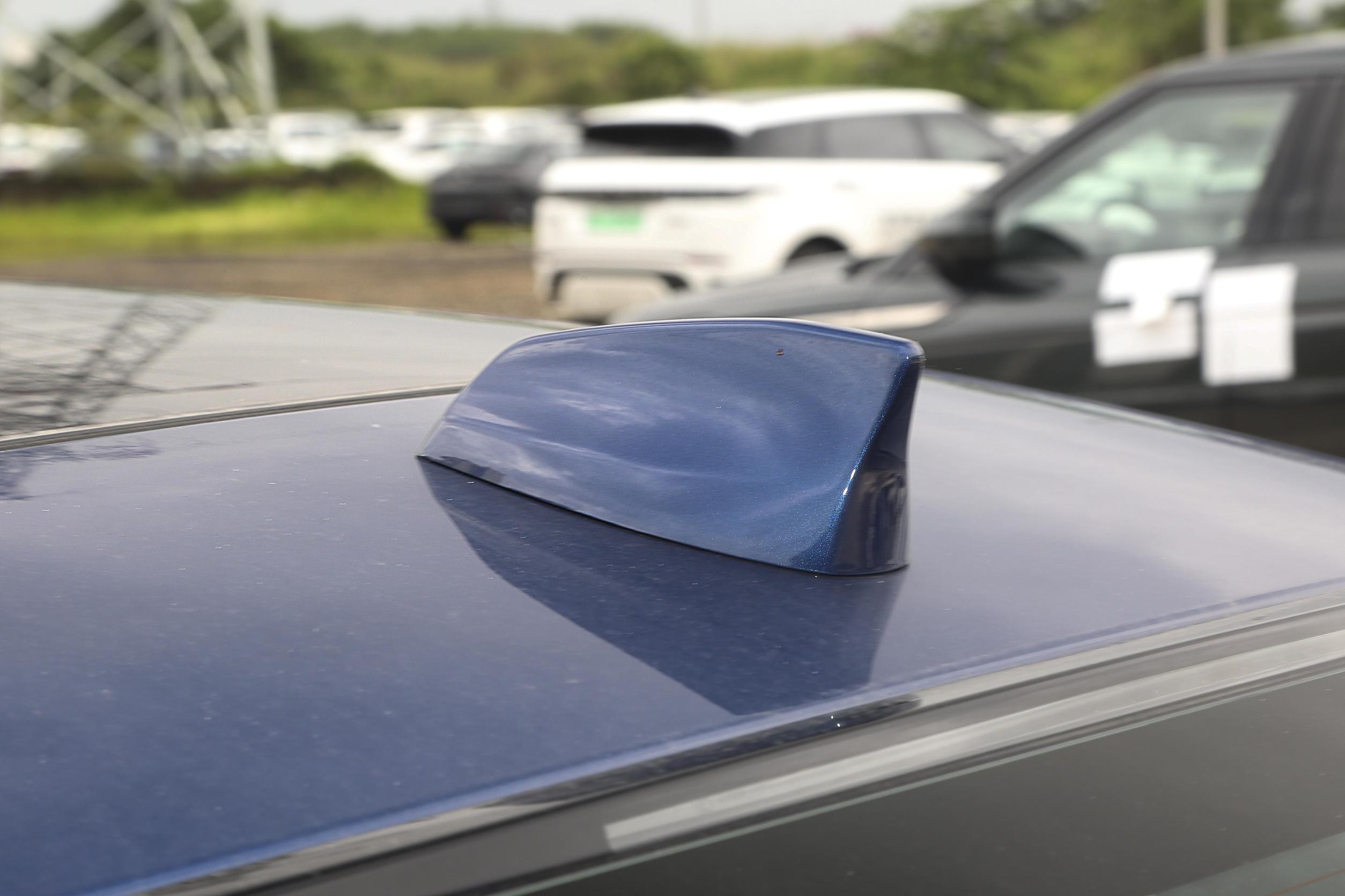 捷豹XFL 2023款 2.0T P250 两驱精英运动版图片_捷豹_1/135张图片_汽车外观图库_懂车帝